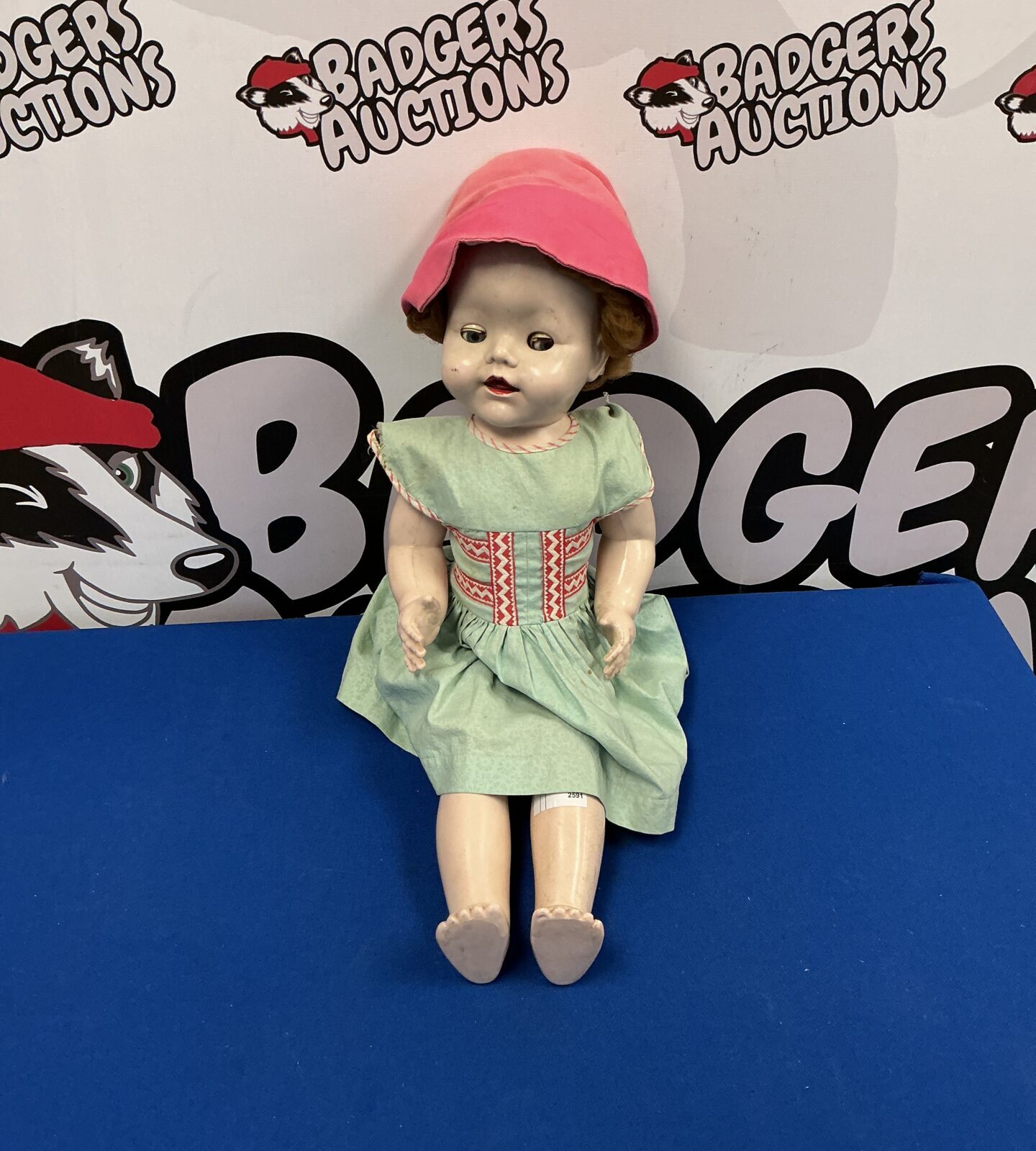 Vintage doll – Badgers Auctions