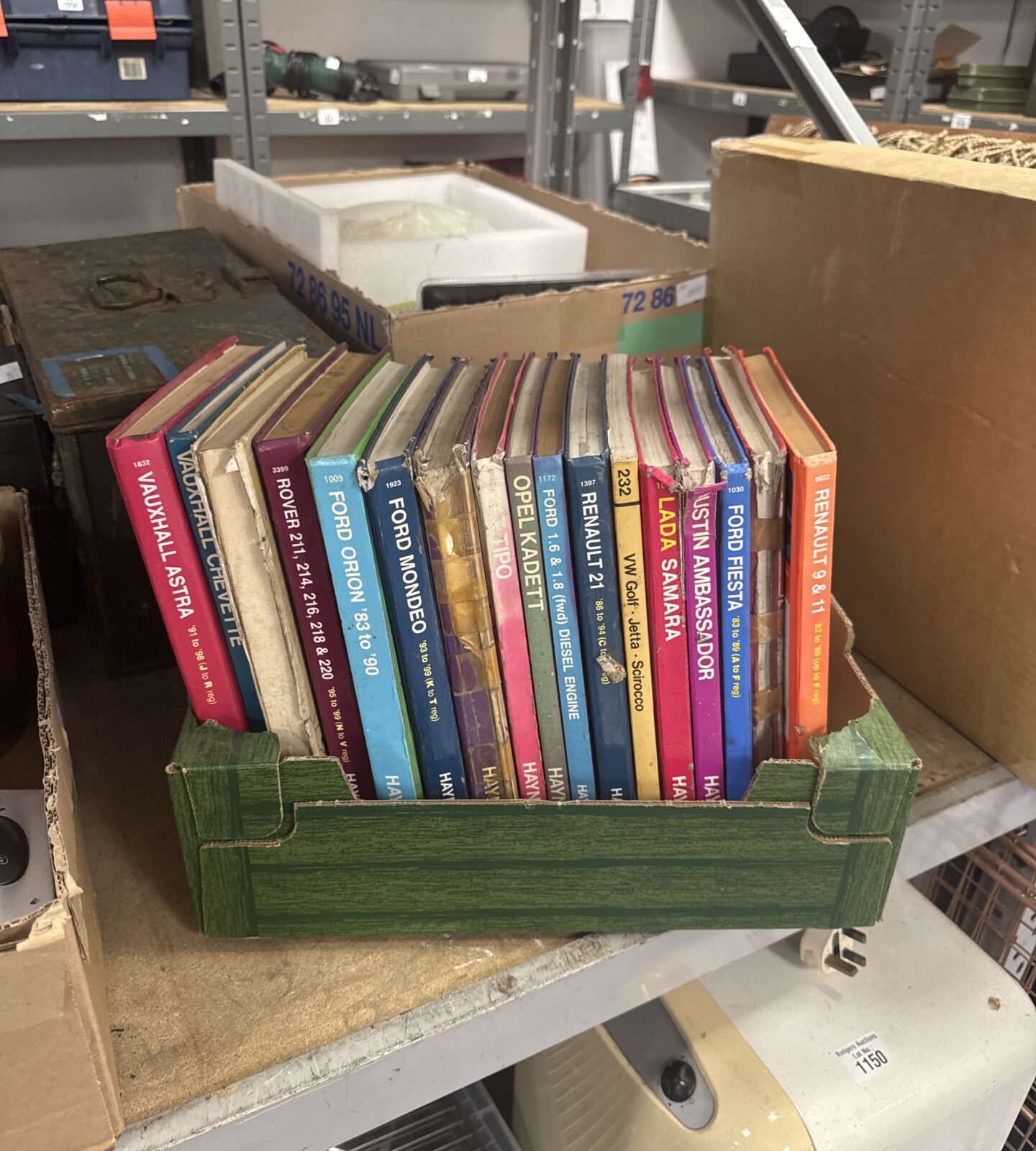 Box of vintage Haynes manuals – Badgers Auctions