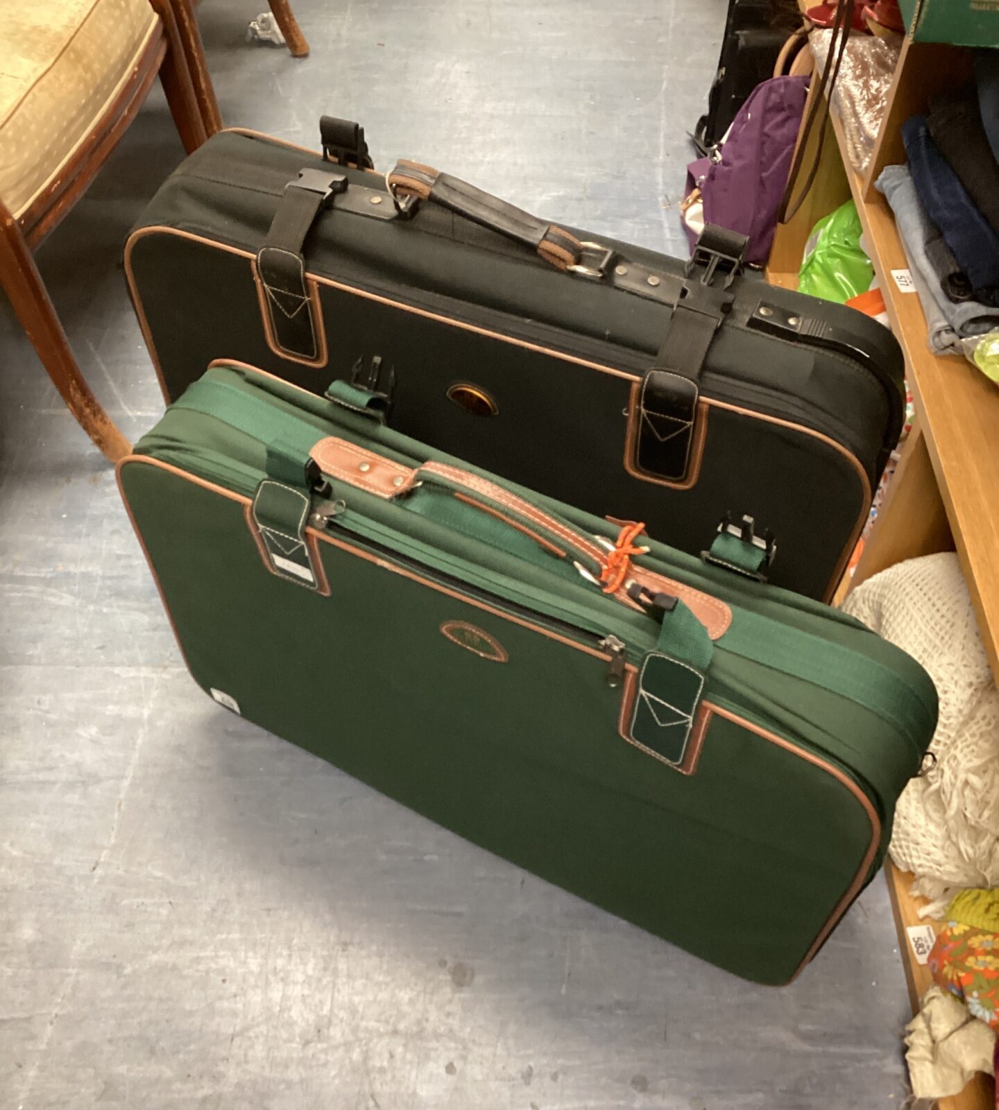 Two meridian travel cases – Badgers Auctions