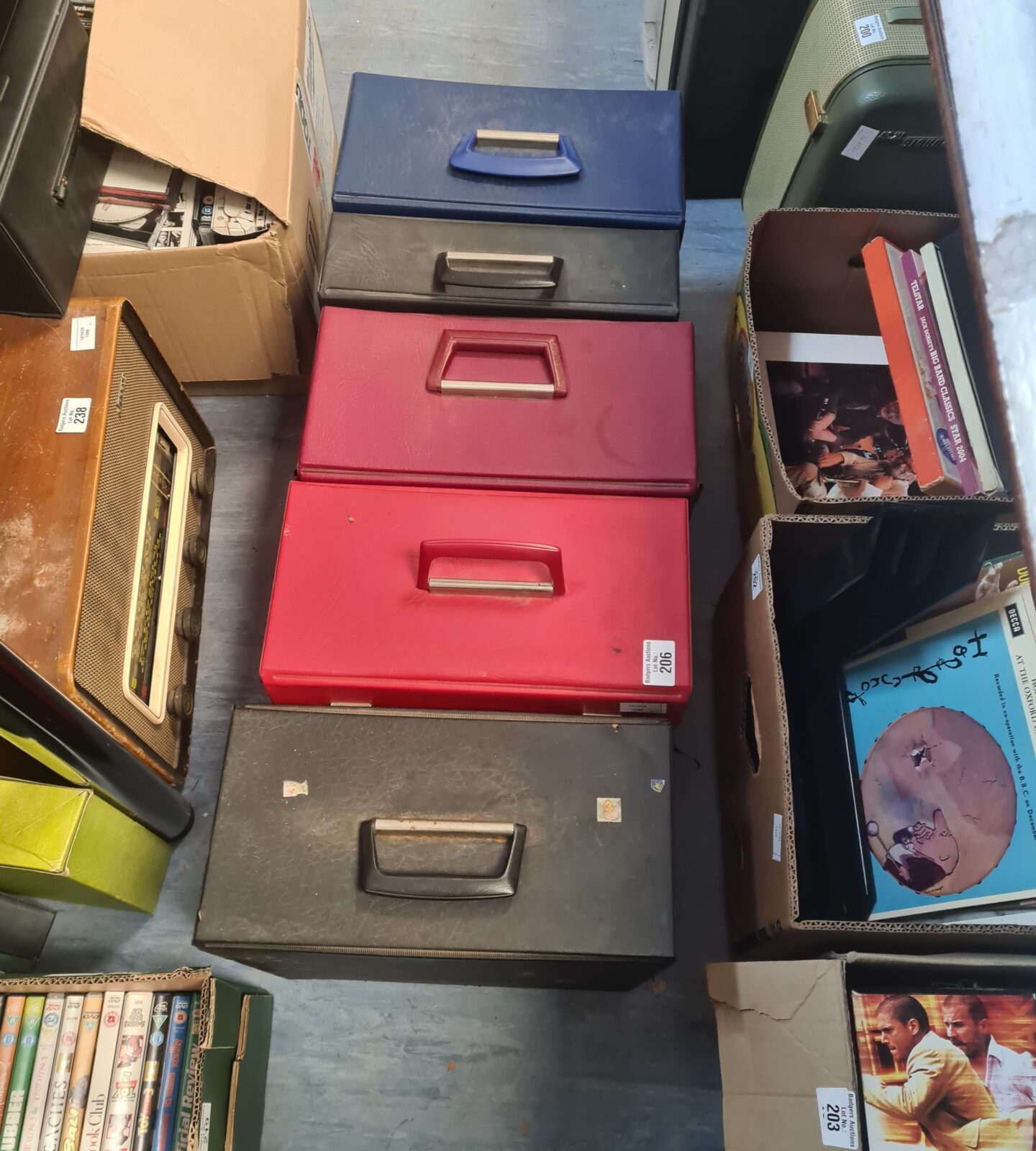 Five empty vinyl records cases – Badgers Auctions