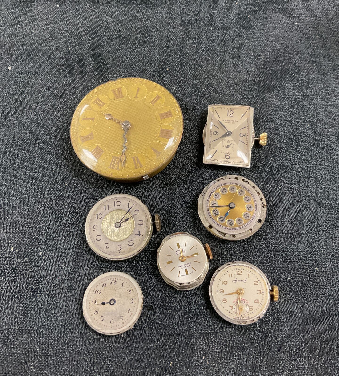 seven watch movements – Badgers Auctions
