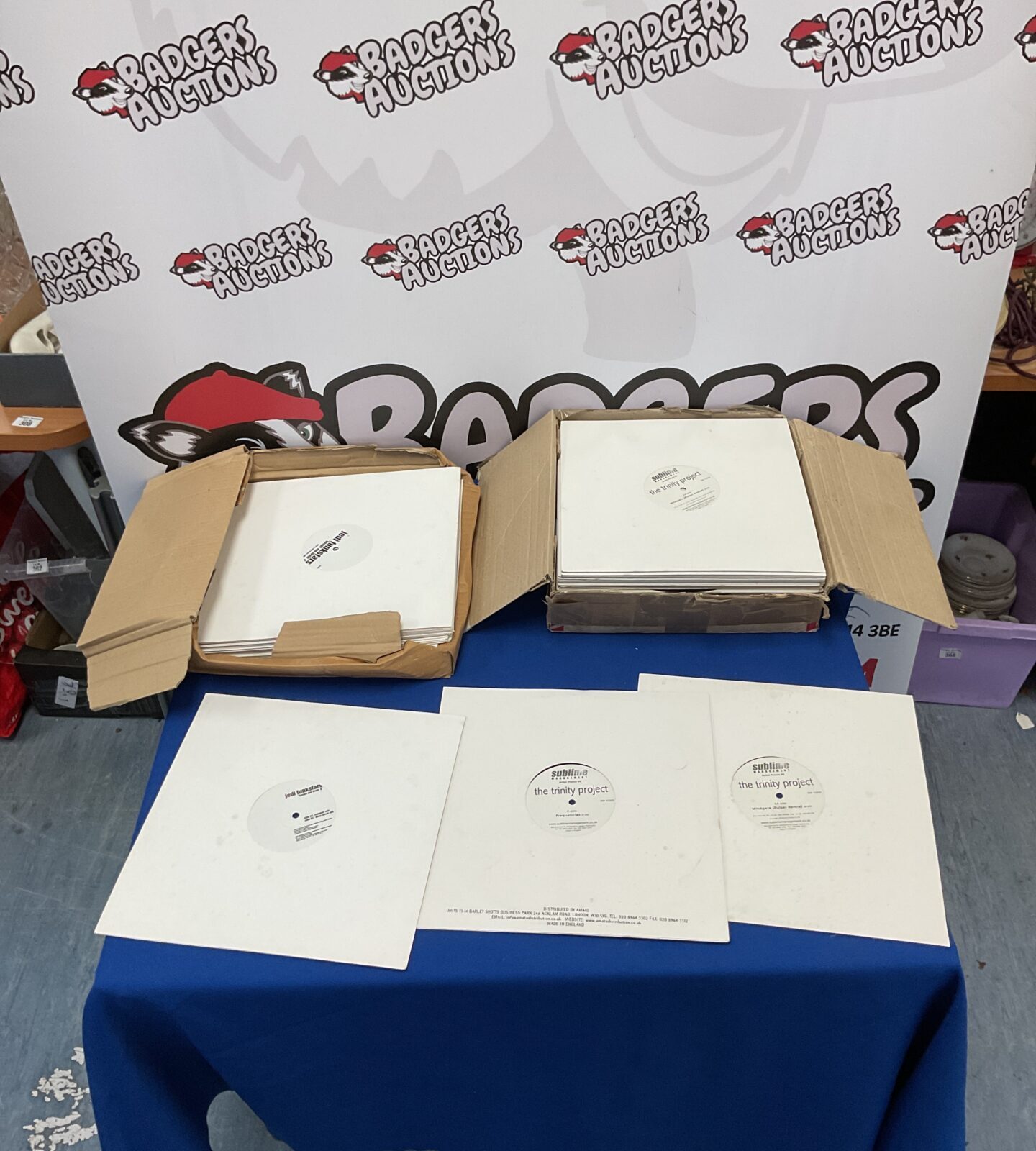 Two boxes of white label vinyl – Badgers Auctions