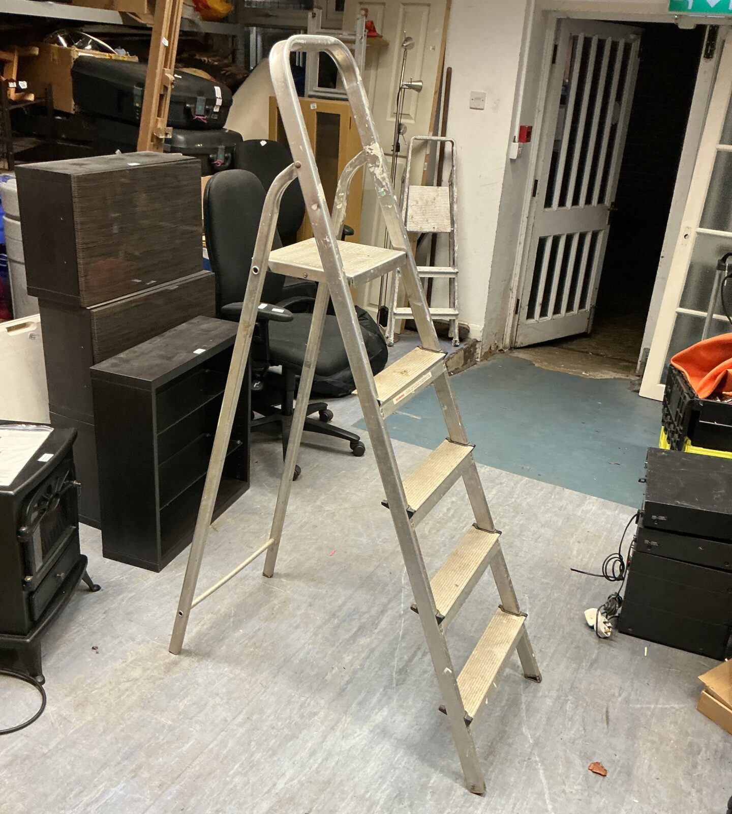 6’ Aluminium Step Ladder – Badgers Auctions