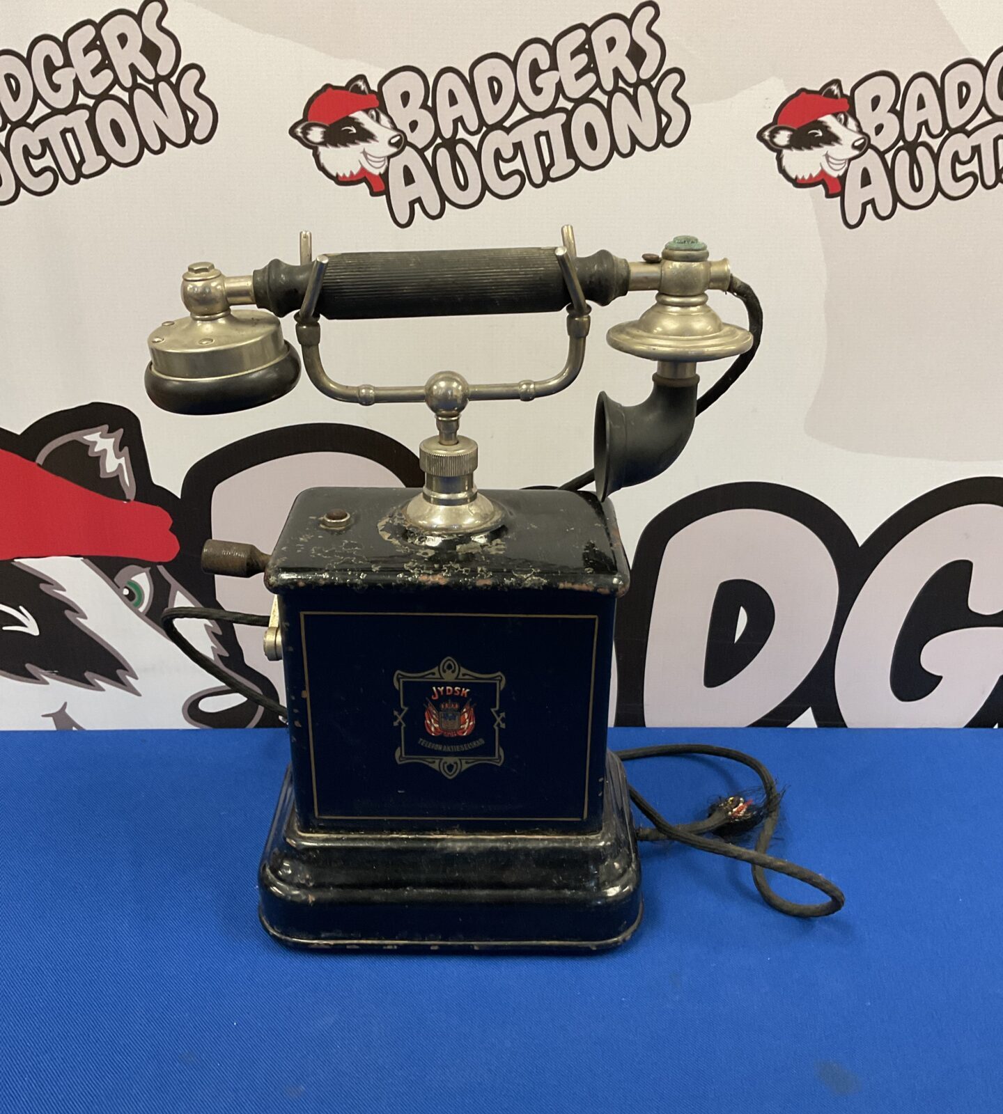 Antique danish jydsk hand cranked telephone – Badgers Auctions