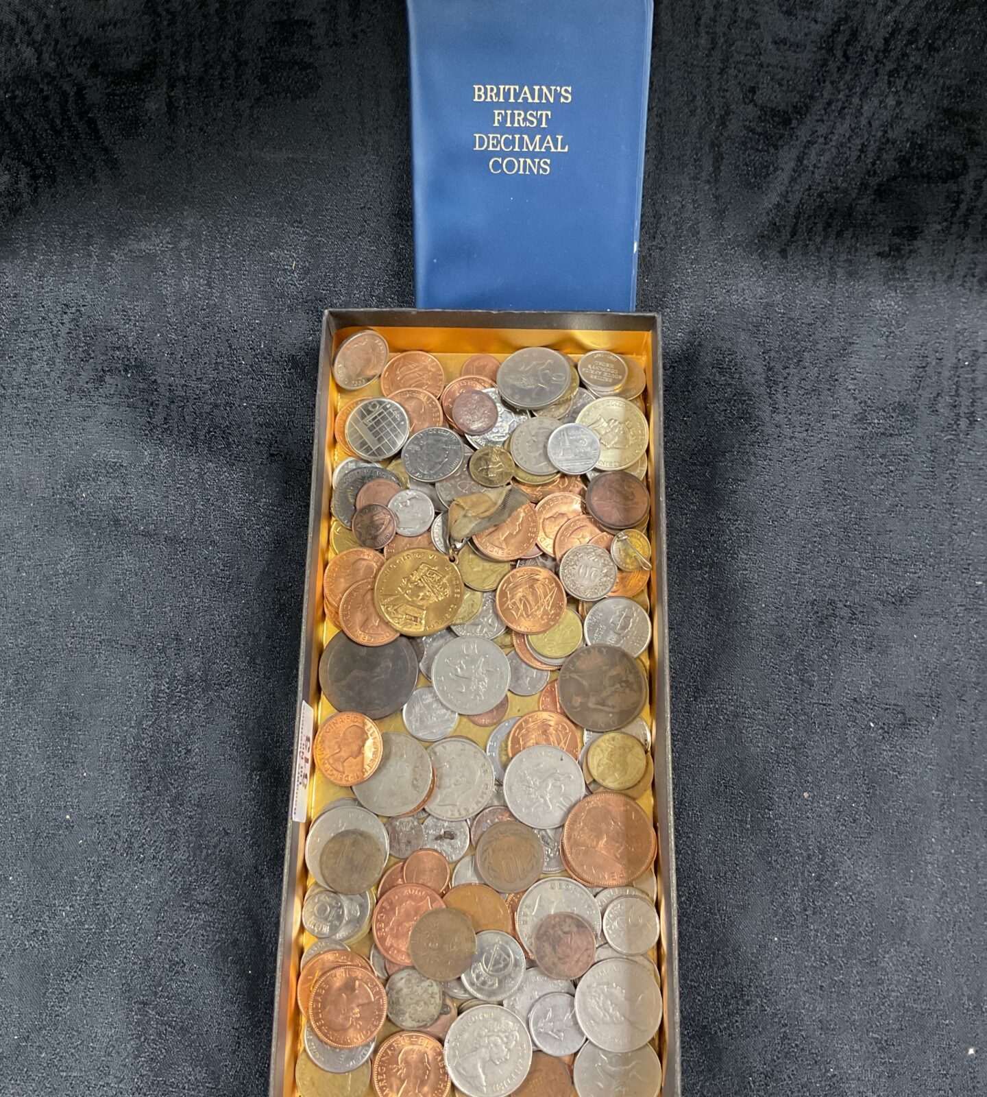 Tray of assorted Coins – Badgers Auctions