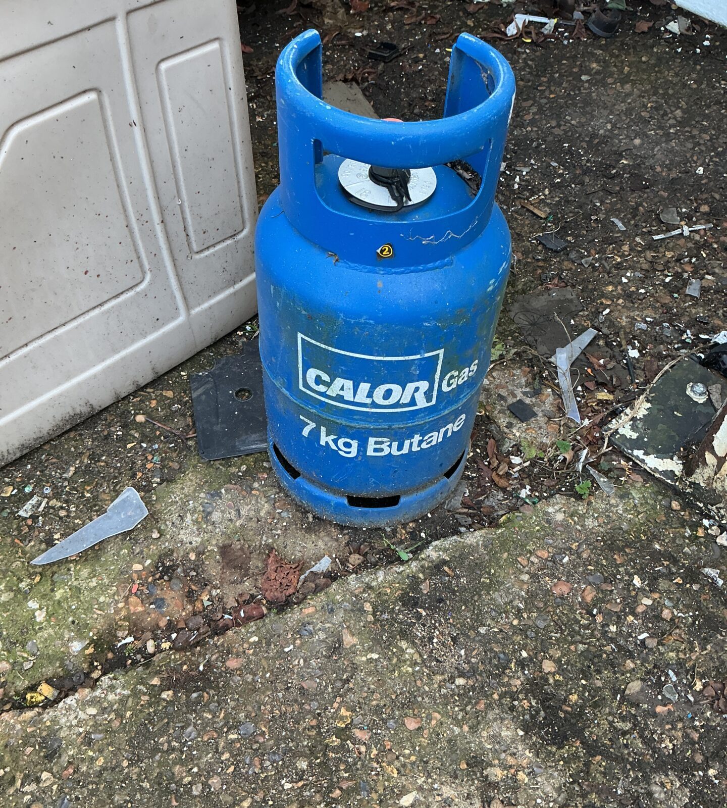 Full 7kg bottle of butane gas – Badgers Auctions