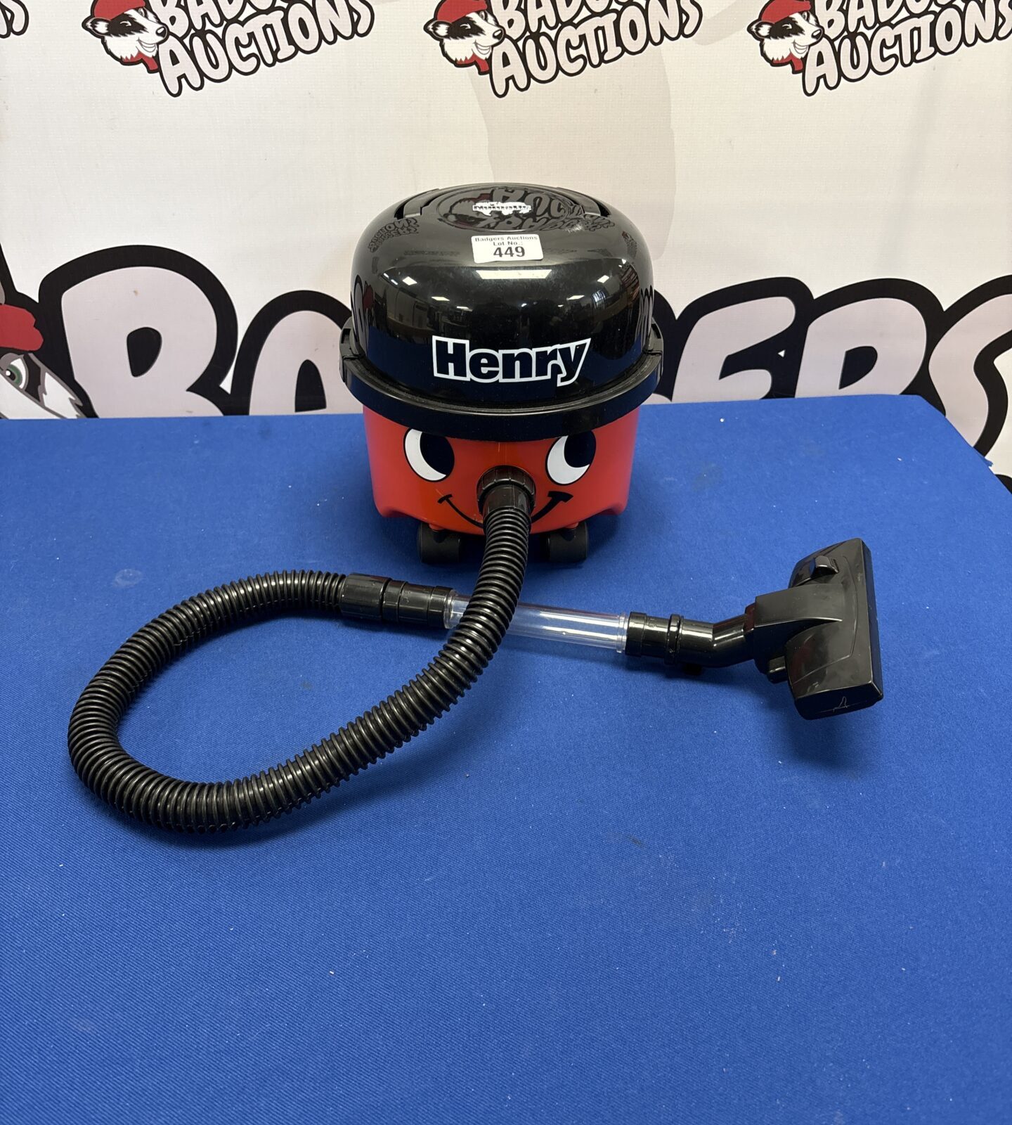 Casdon Ltd Mini Henry Hoover – Badgers Auctions