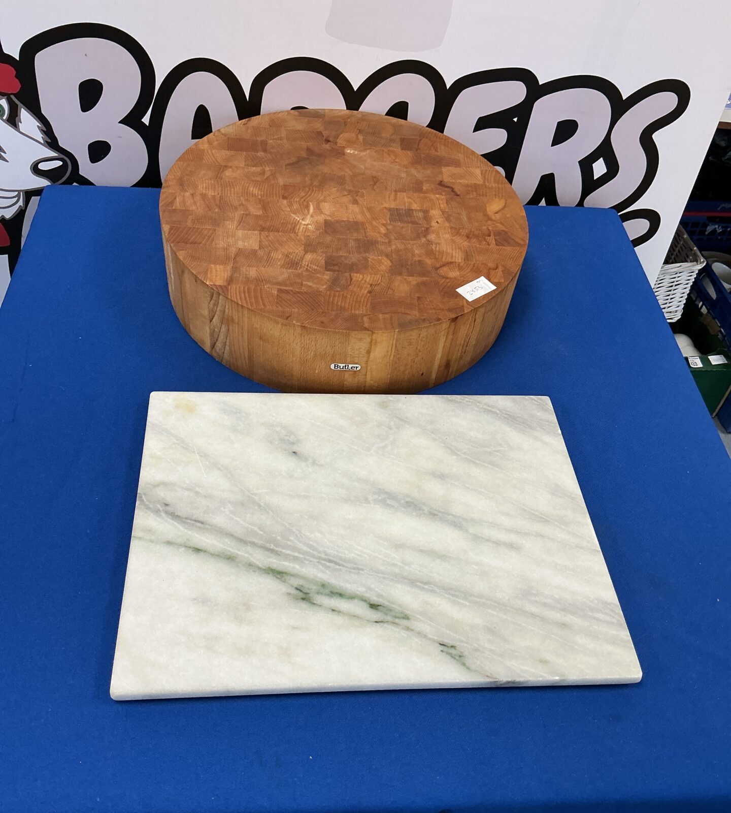Butler Chopping block with marble chopping board – Badgers Auctions