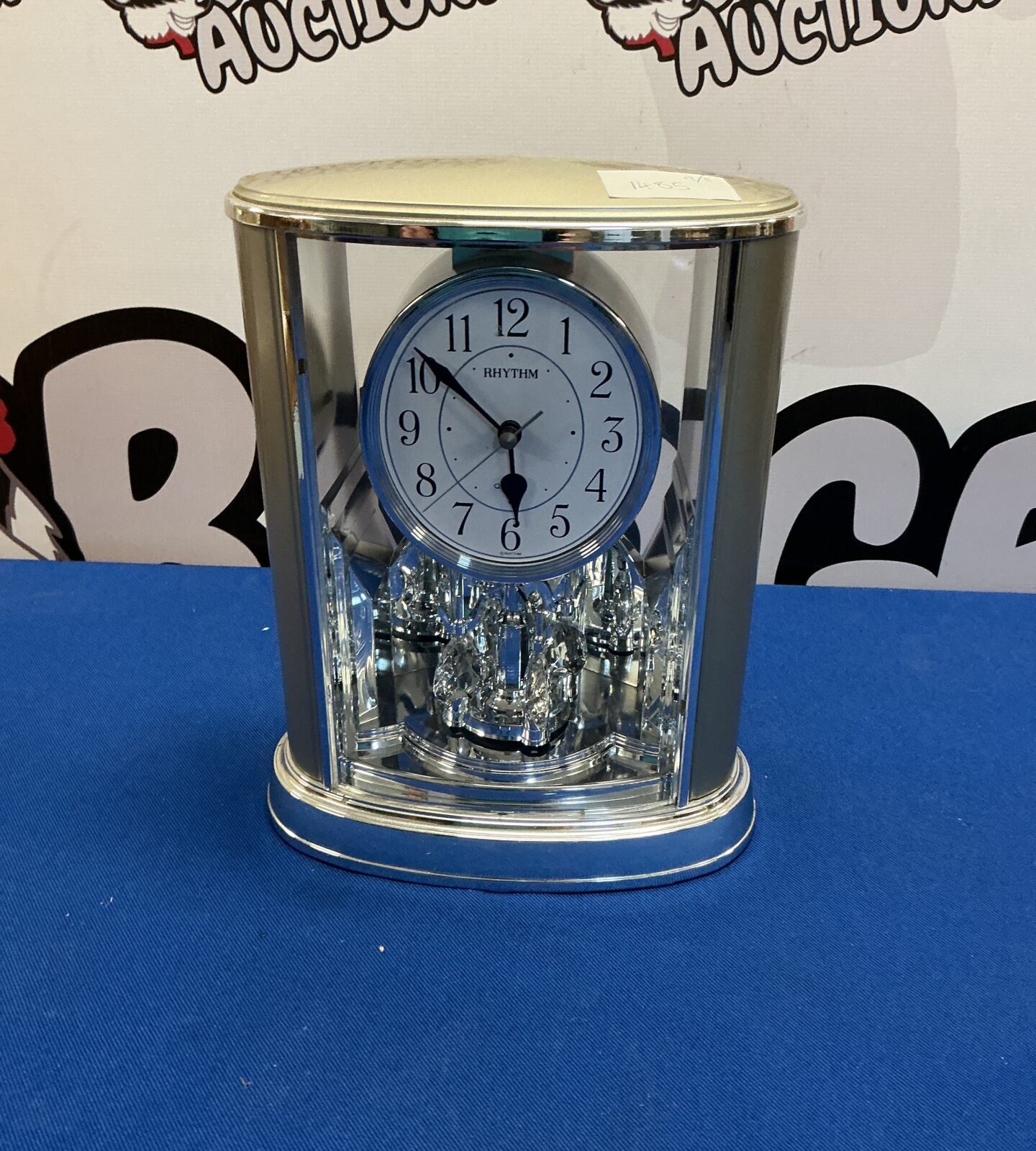 Modern Chrome Colour Quartz Mantle Clock – Badgers Auctions