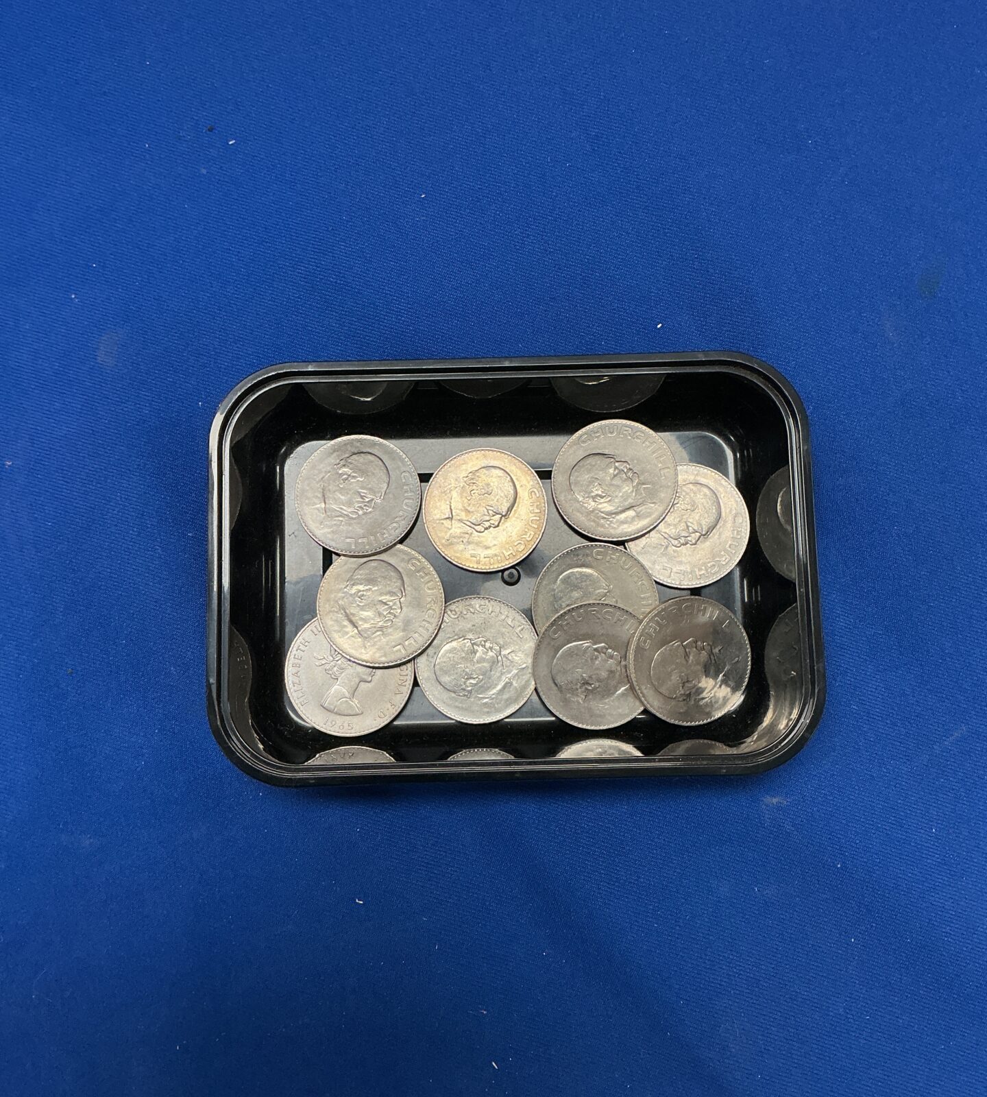 10 commemorative Churchill coins – Badgers Auctions