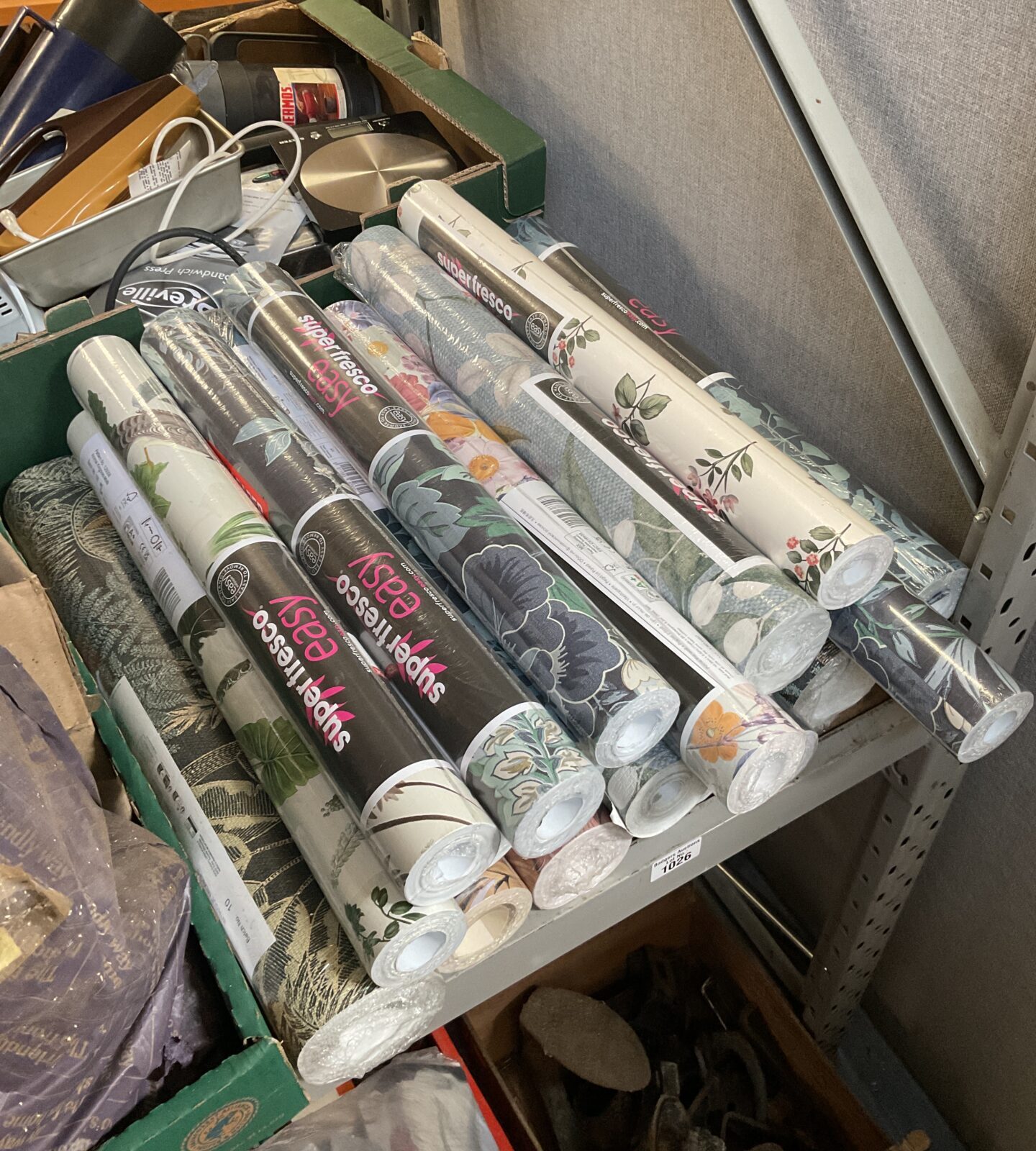 Large lot of new floral pattern wallpaper – Badgers Auctions