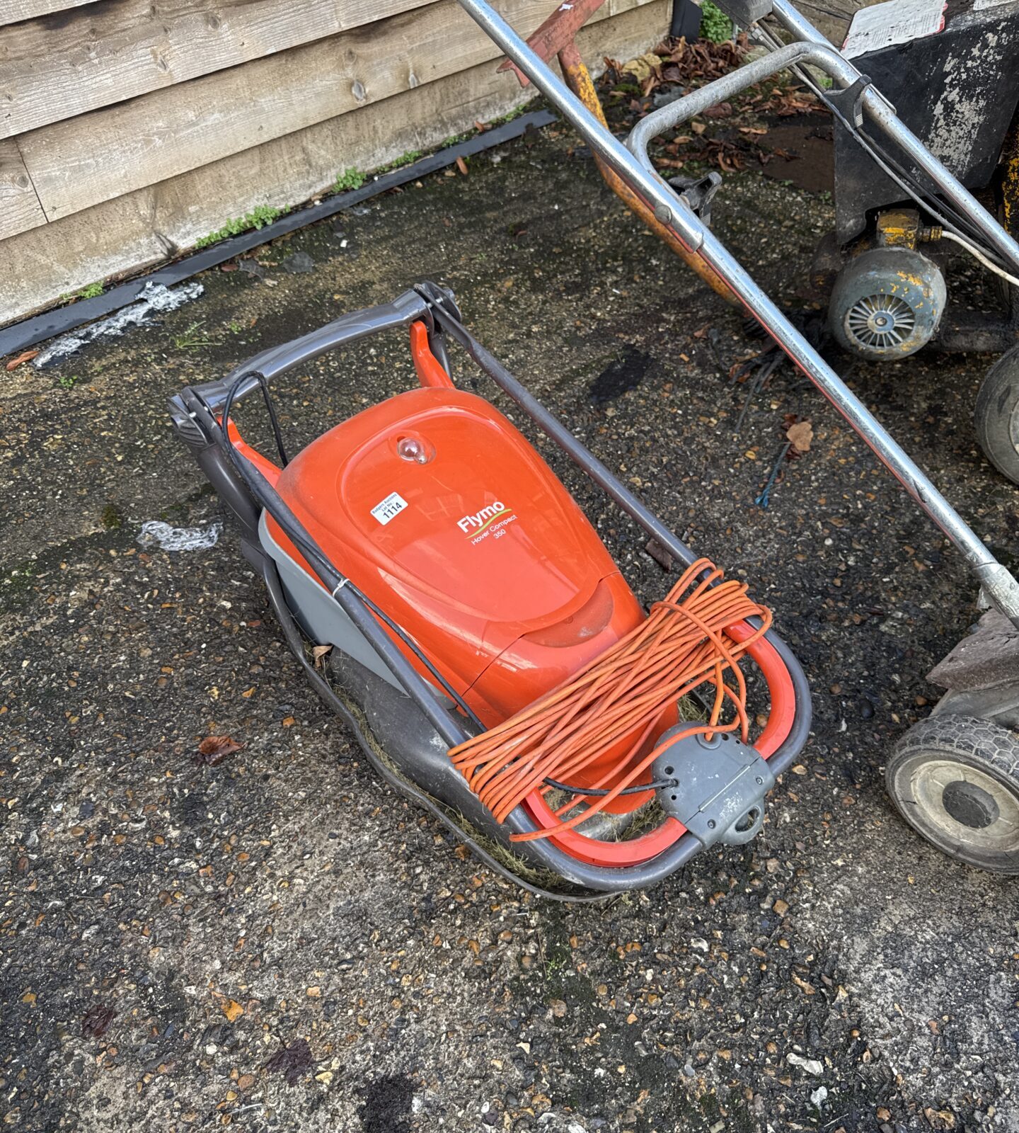 Flymo hover compact 350 mower – Badgers Auctions