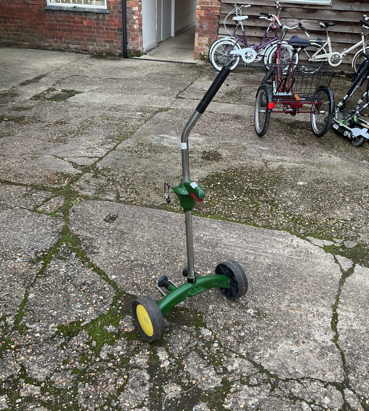 Garden Trolley for moving pots – Badgers Auctions