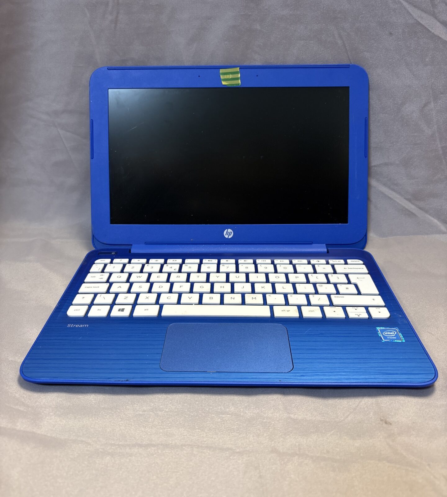 Hp Intel Laptop Model 11-r000na – Badgers Auctions