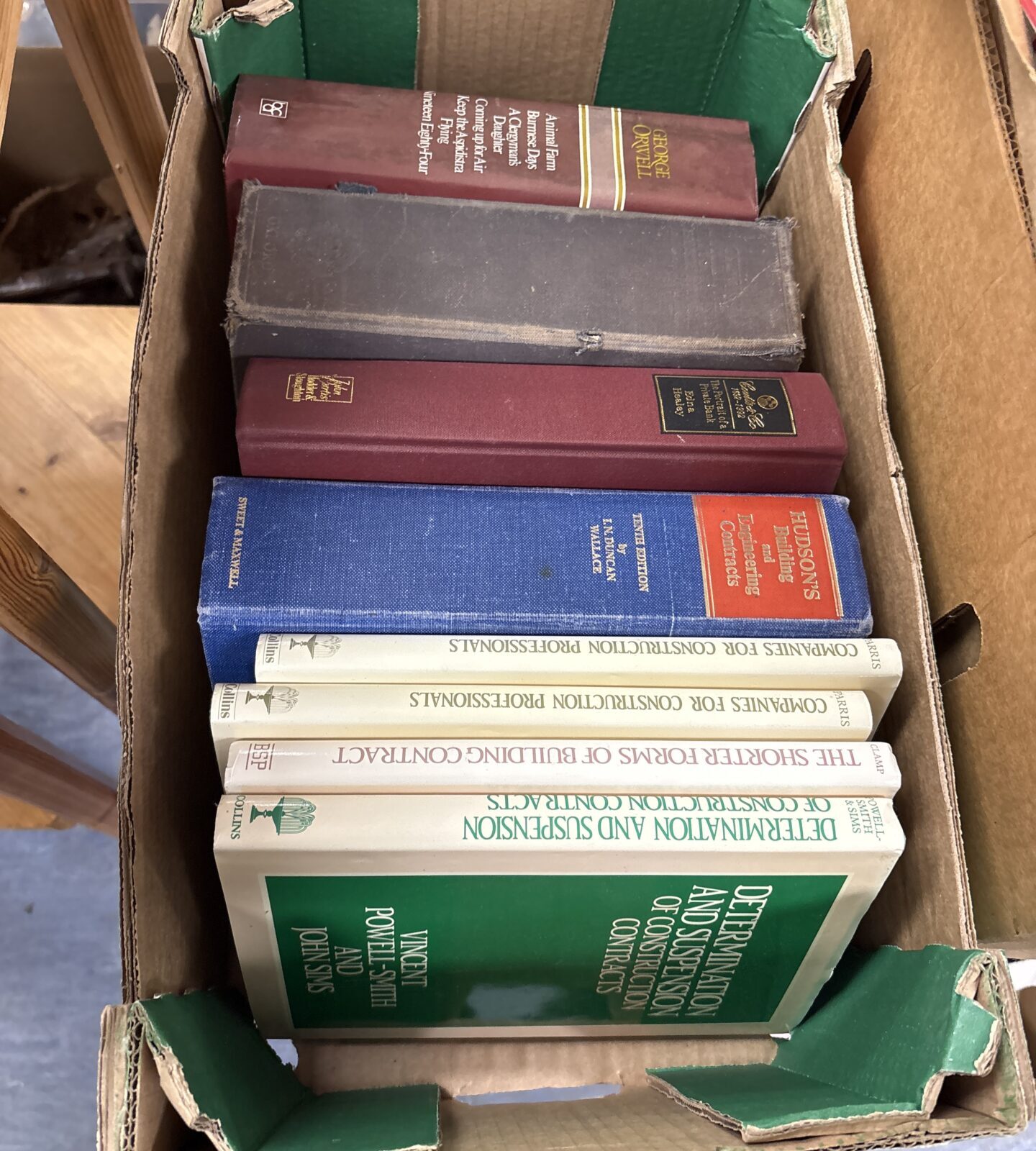 Box of mixed books inc edna healey – Badgers Auctions
