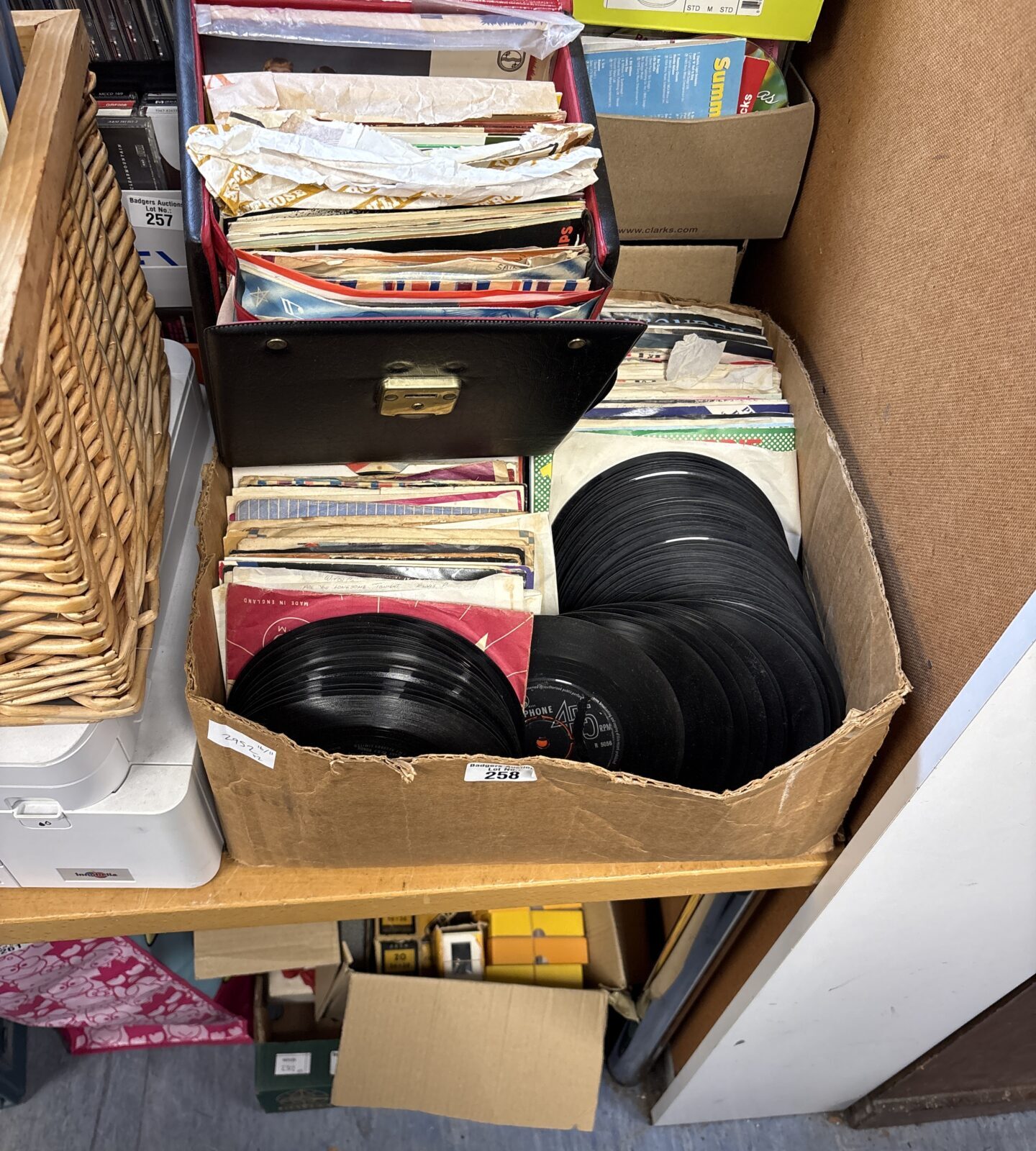 Box of mixed records – Badgers Auctions