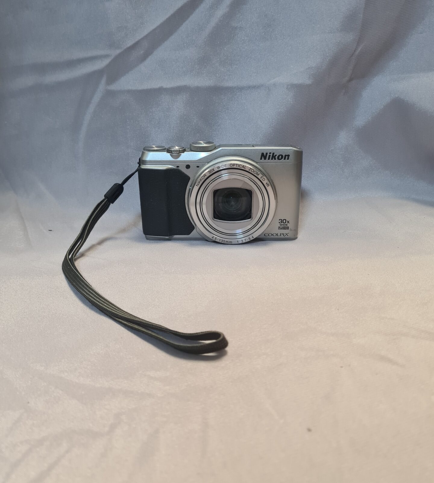 Nikon Coolpix s9900 30x Wide FullHD Camera (for repair) – Badgers Auctions