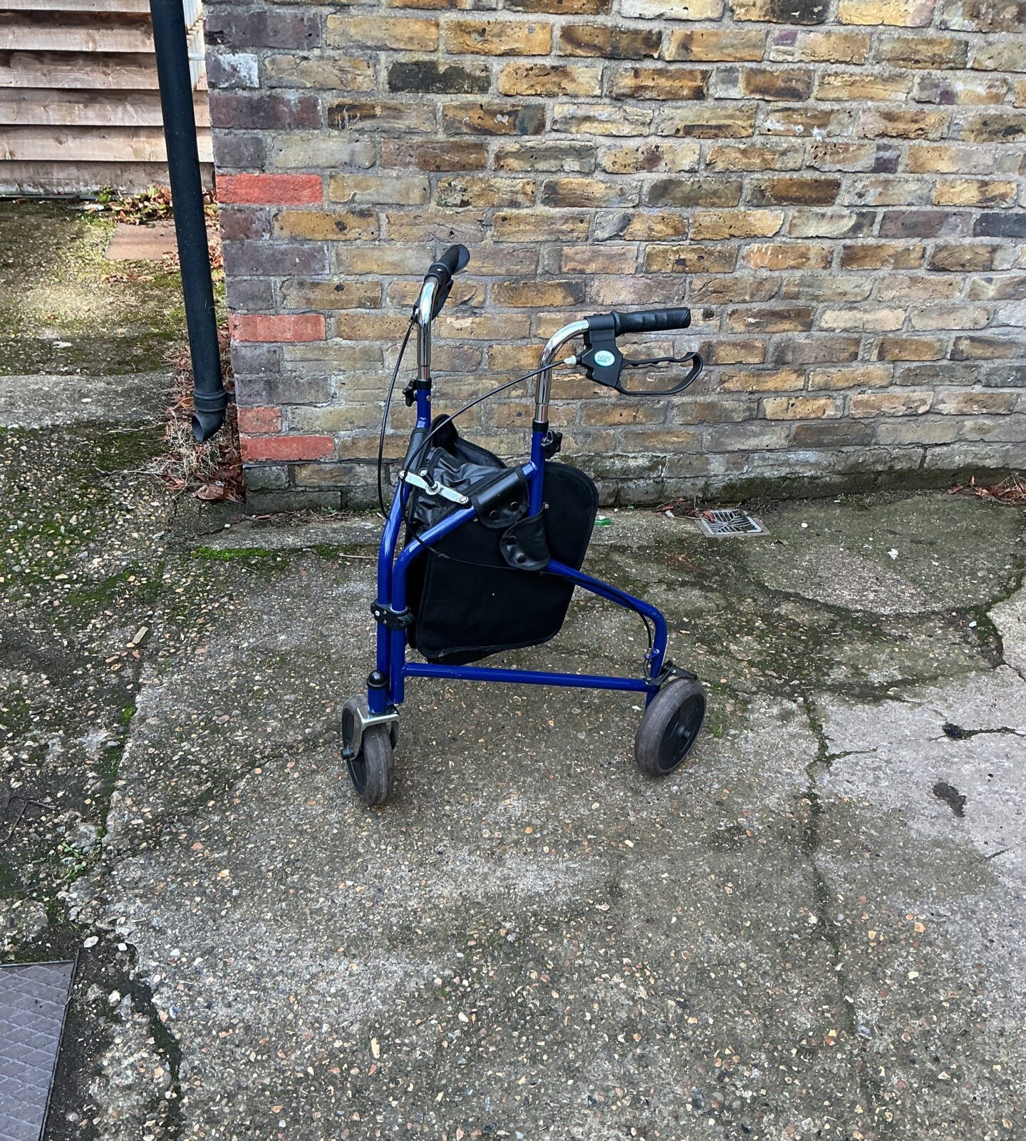 NRS walking assistance trolley – Badgers Auctions