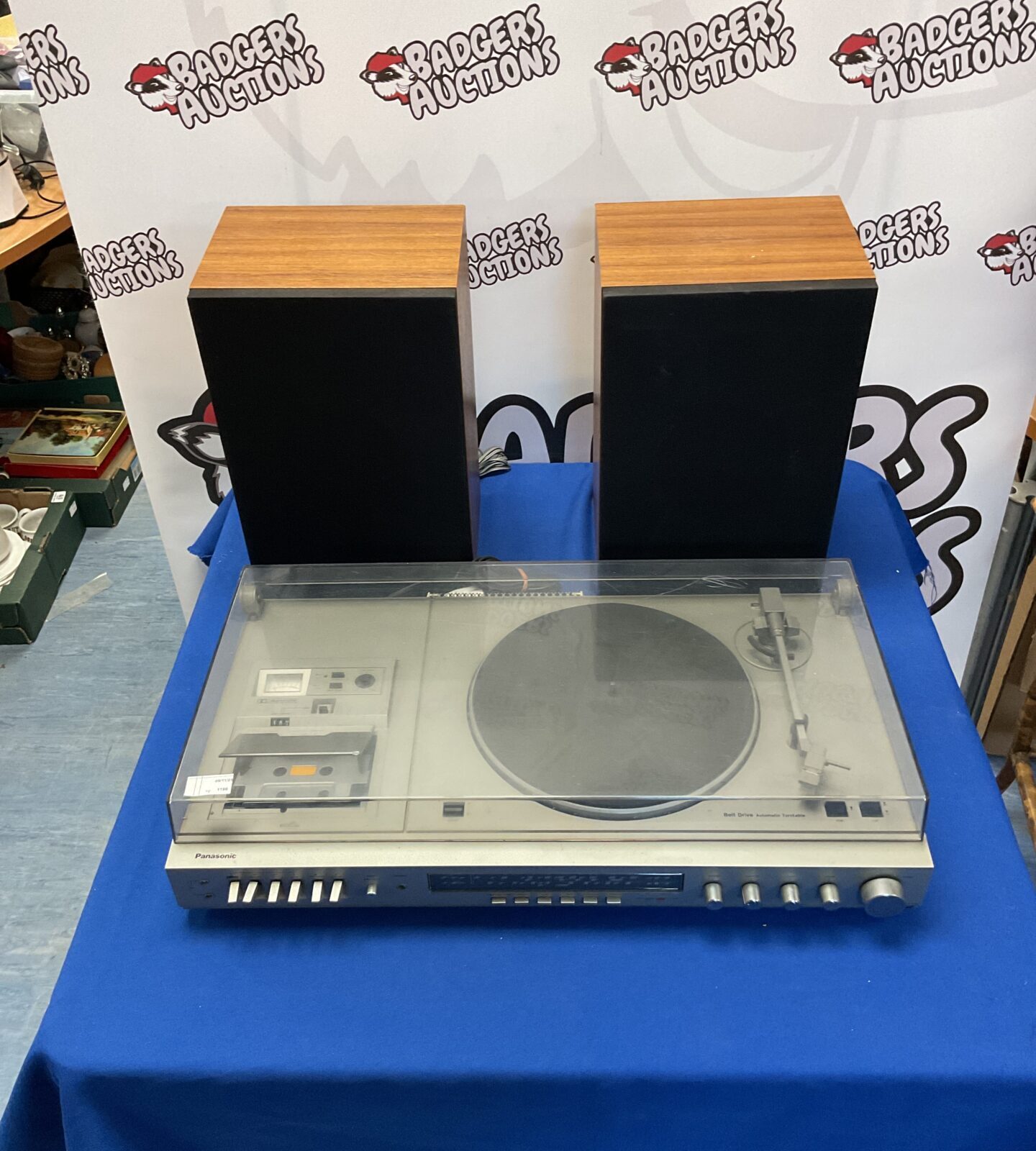 Panasonic Belt drive automatic turntable with two loudspeakers ...