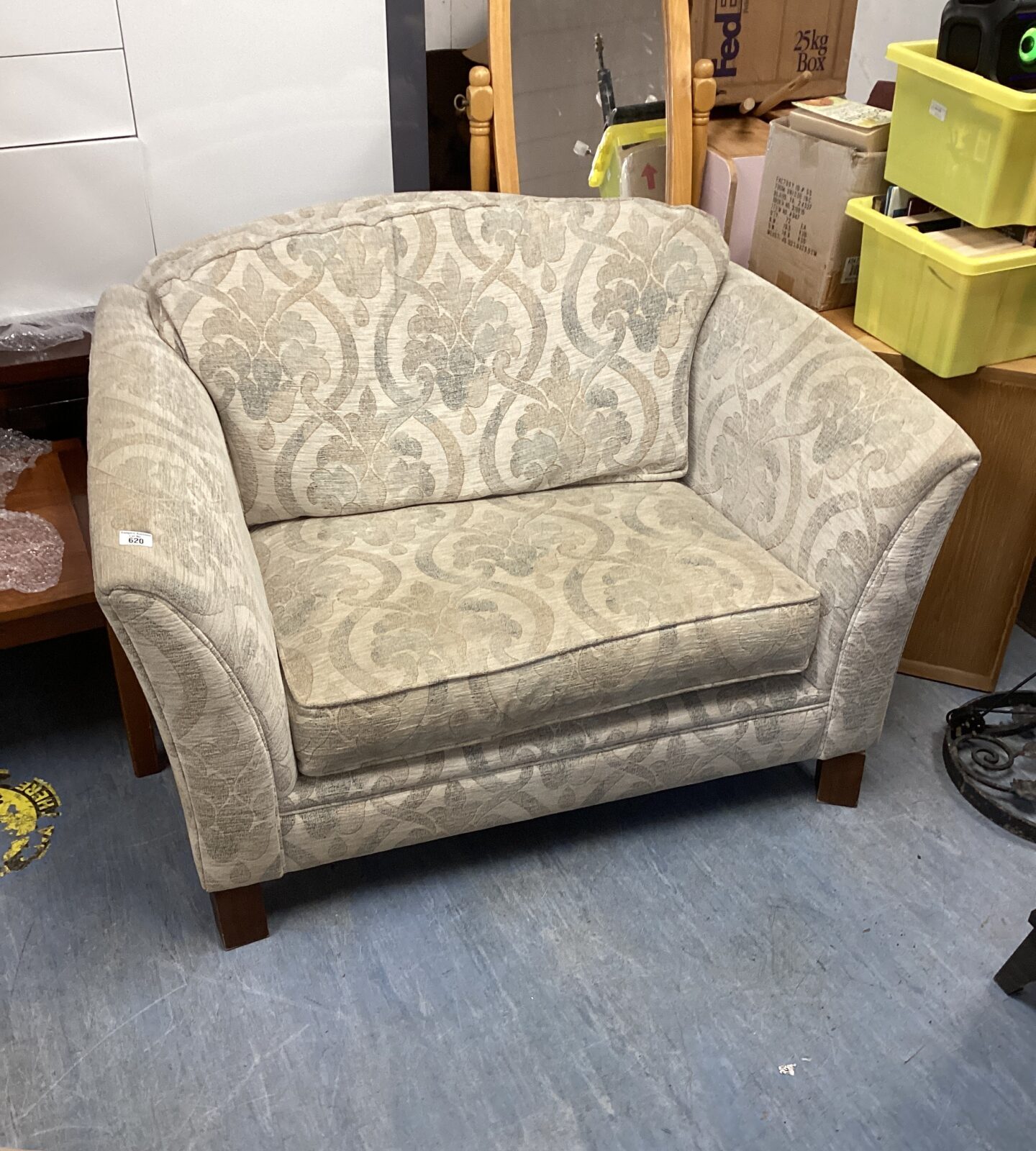 Parker knoll snuggle chair – Badgers Auctions