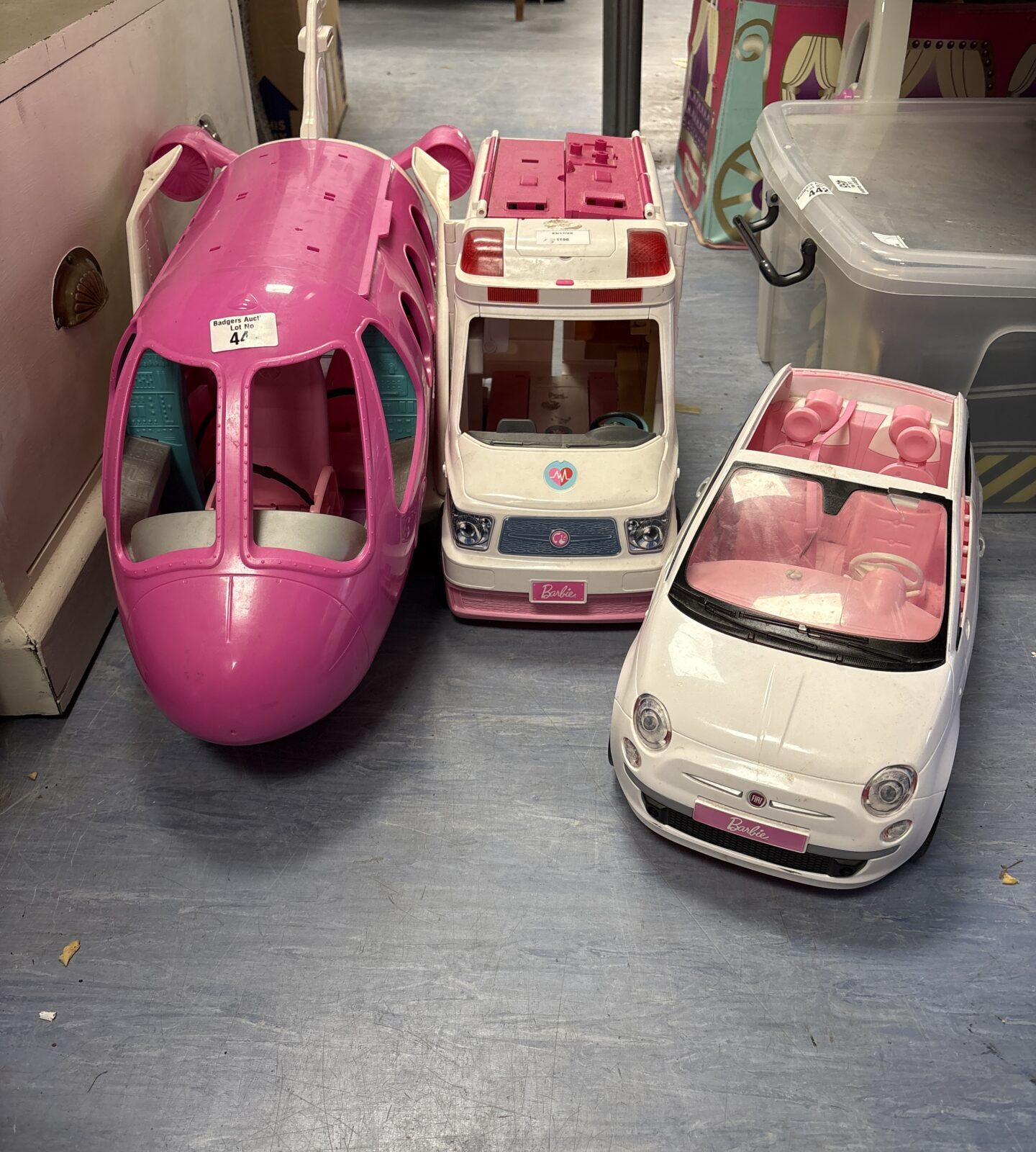 Three Barbie vehicles – Badgers Auctions