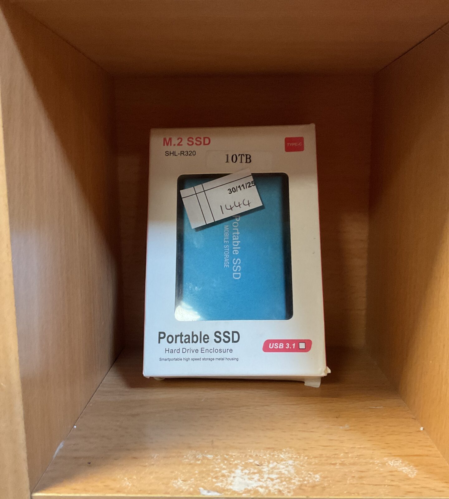 Portable SSD Hard Drive enclosure – Badgers Auctions