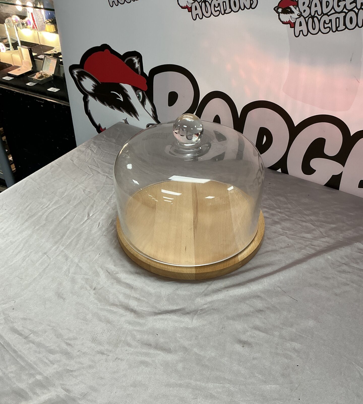 Pro Cook Glass and Wood Cake Cloche – Badgers Auctions