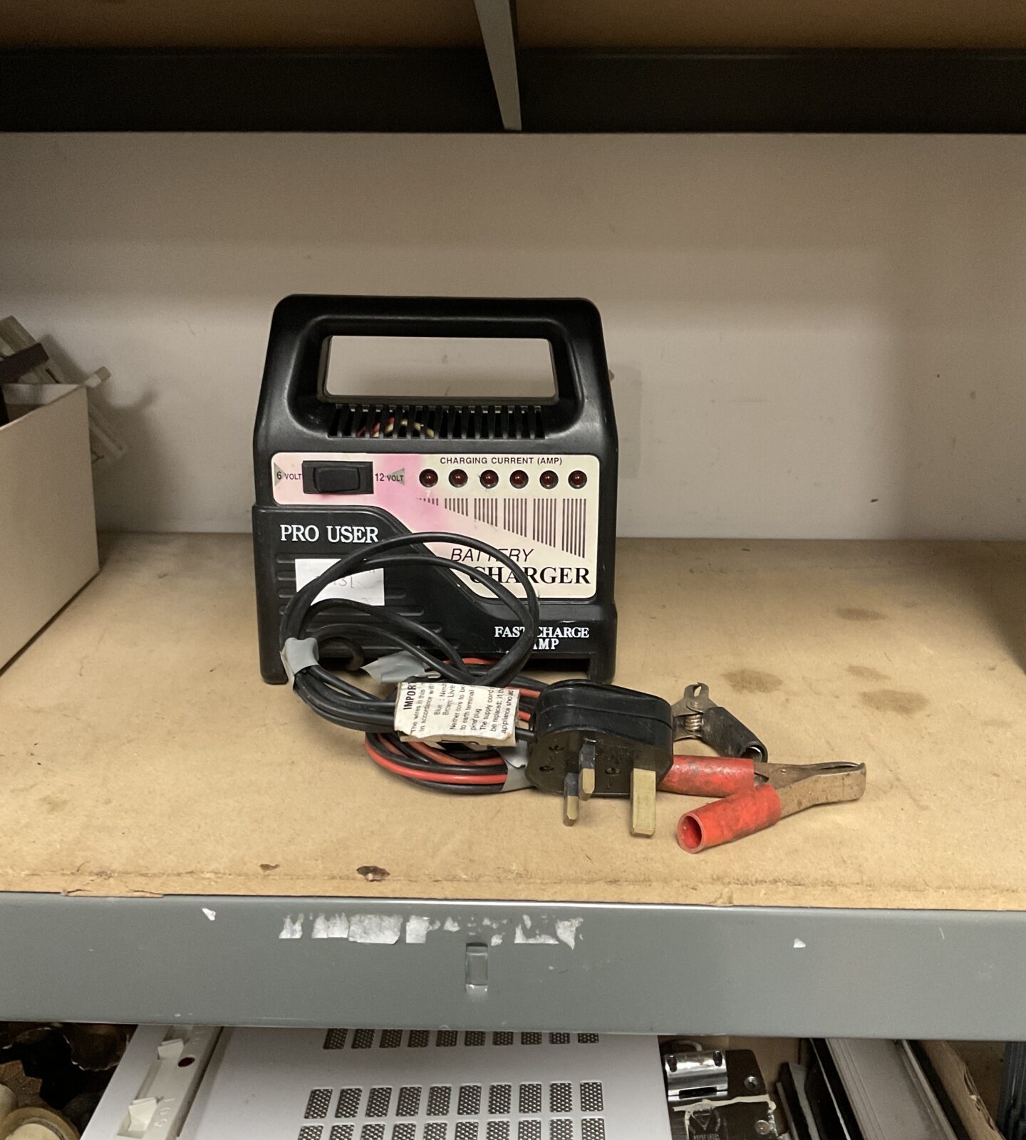 Pro user 12v battery charger – working – Badgers Auctions
