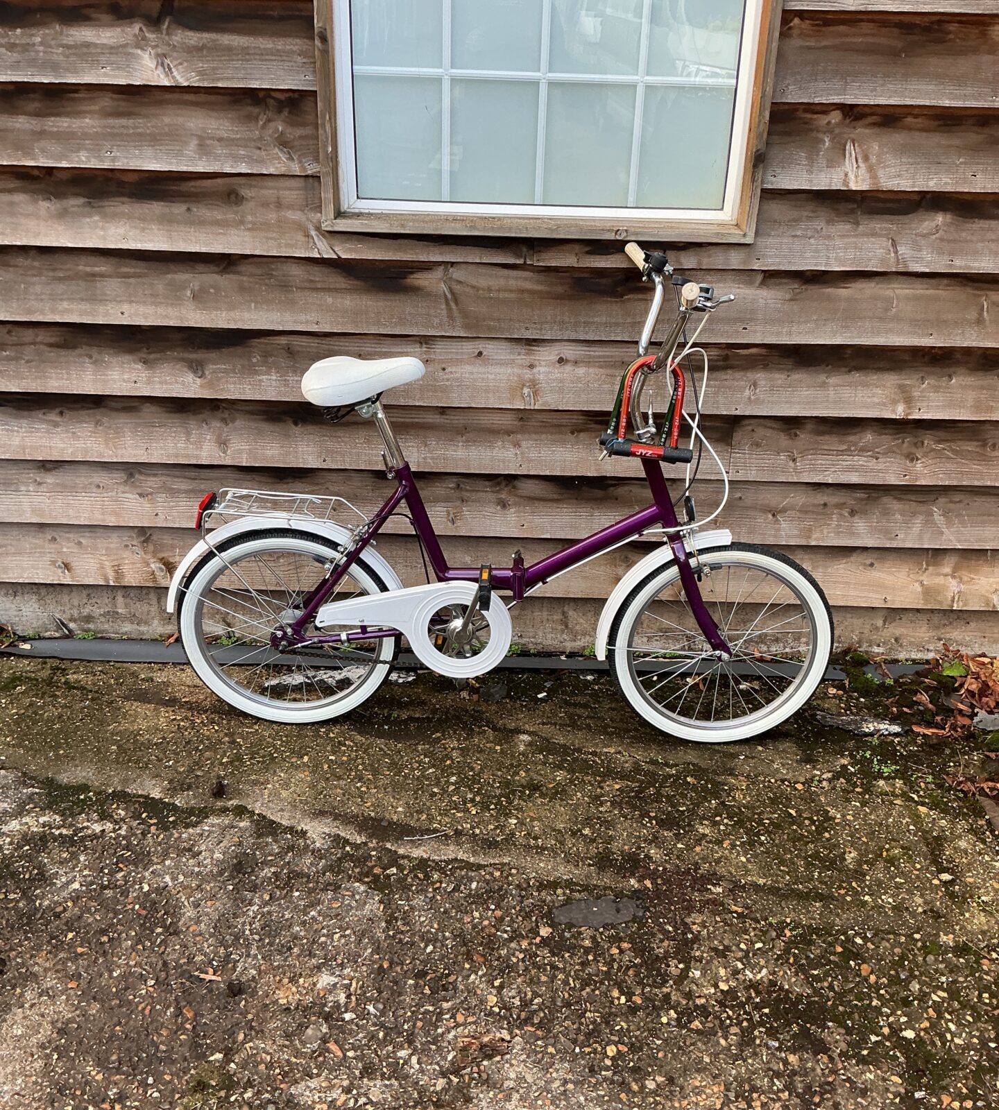 Raleigh Folding Bike – Badgers Auctions