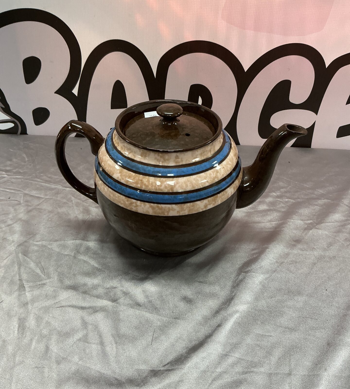 Sadler Pottery Tea Pot – Badgers Auctions