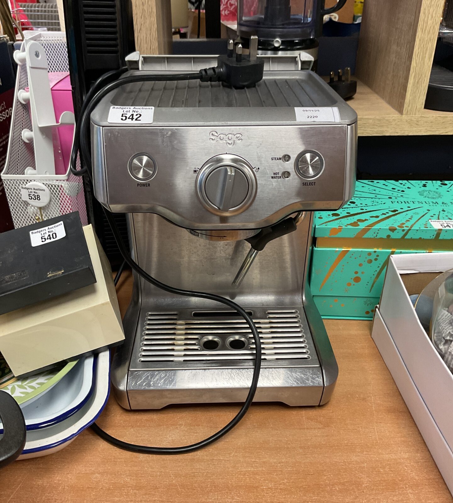 Sage Nespresso Coffee Machine Powers On – Badgers Auctions