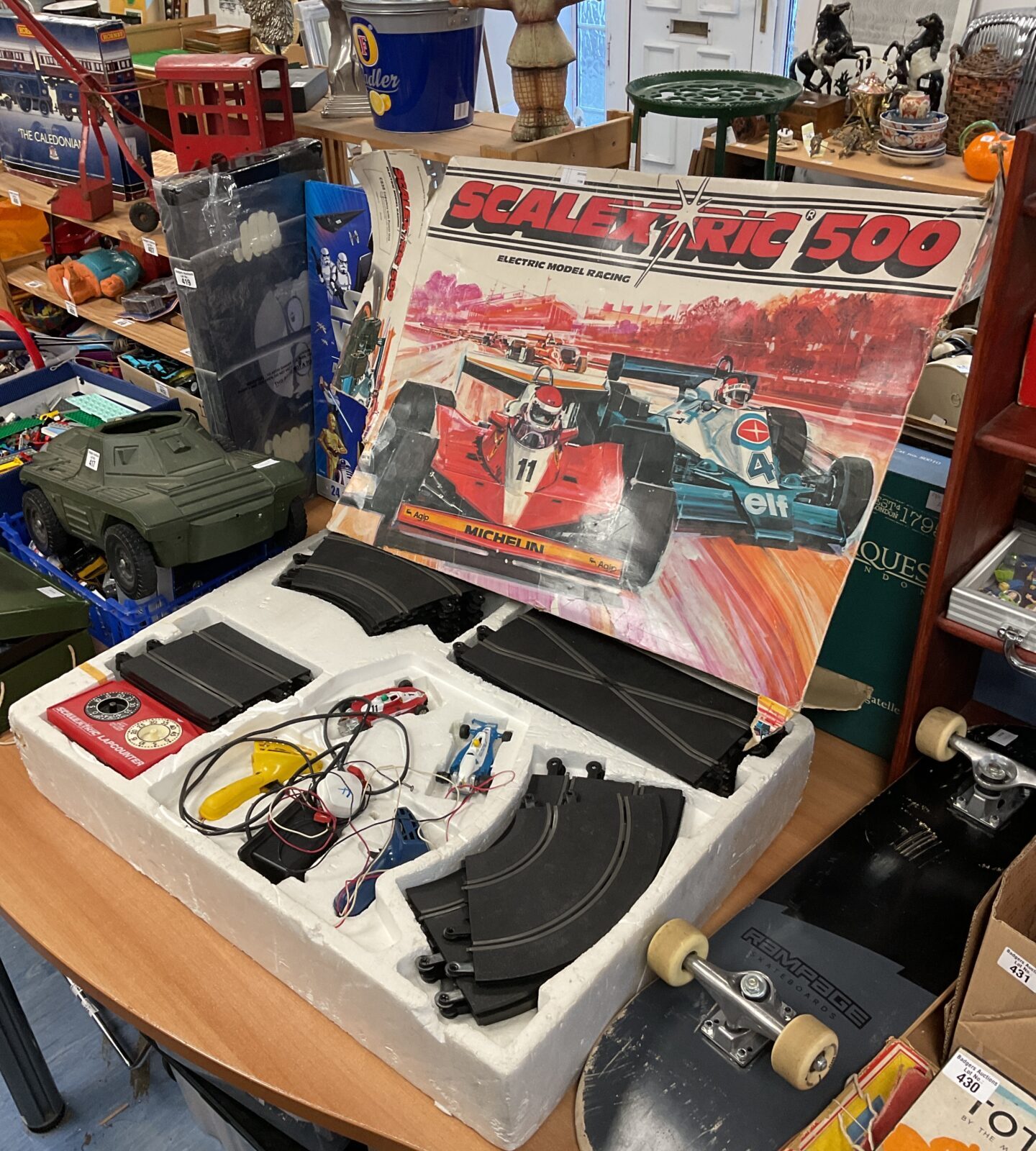 Scalextric 500 formula one set with cars – Badgers Auctions