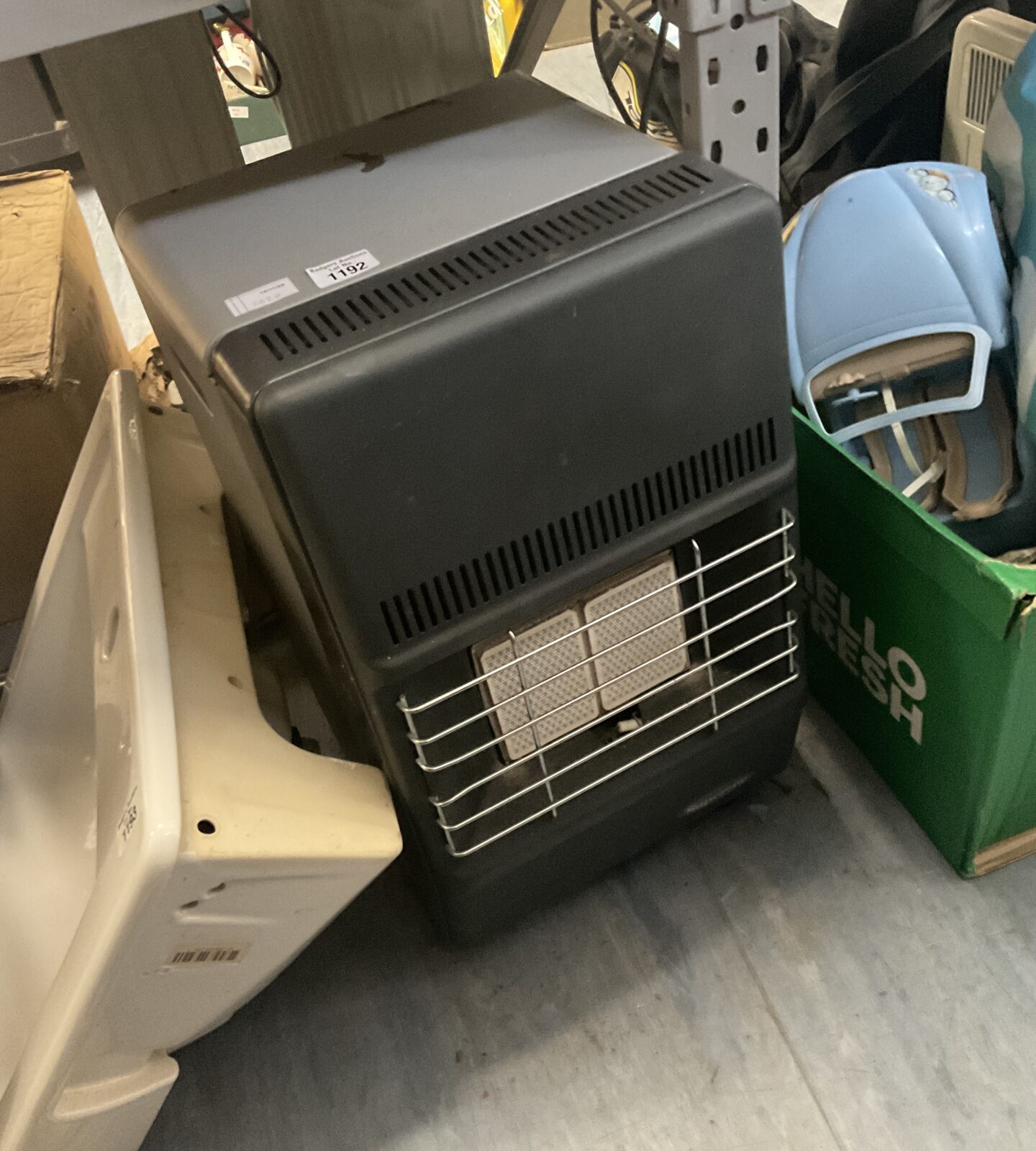 Superser portable gas heater with bottle (unknown contents) – Badgers ...