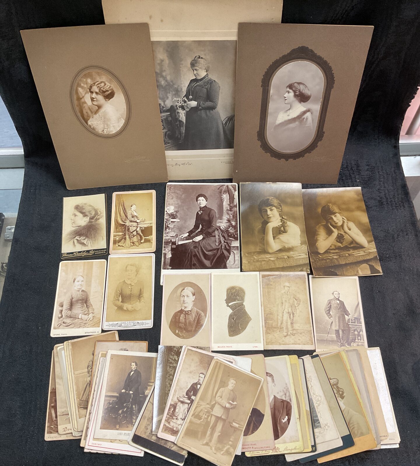 Collection of victorian edwardian photo cards – Badgers Auctions