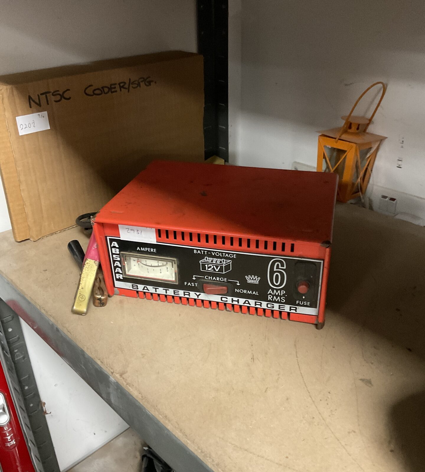 Absaar 12v battery charger – working – Badgers Auctions