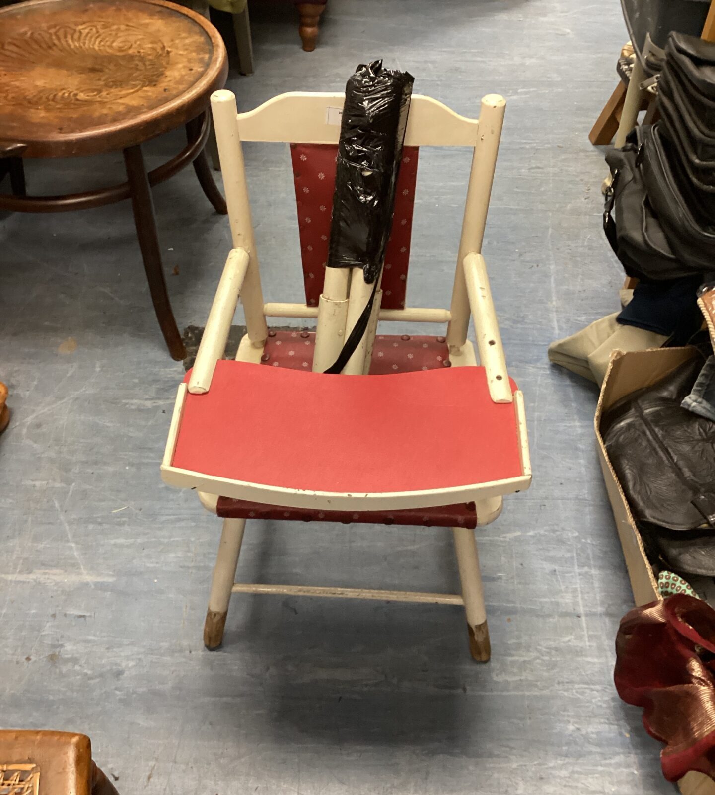 1950s baby’s high chair – Badgers Auctions