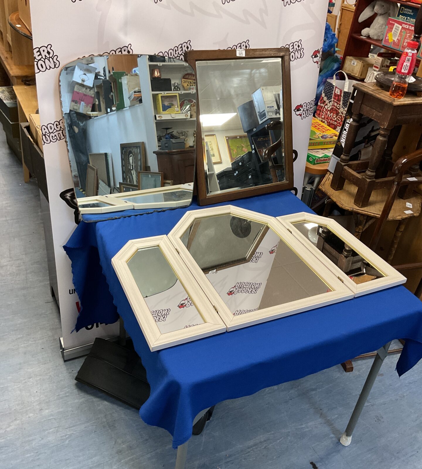 Three mirrors inc dressing table – Badgers Auctions