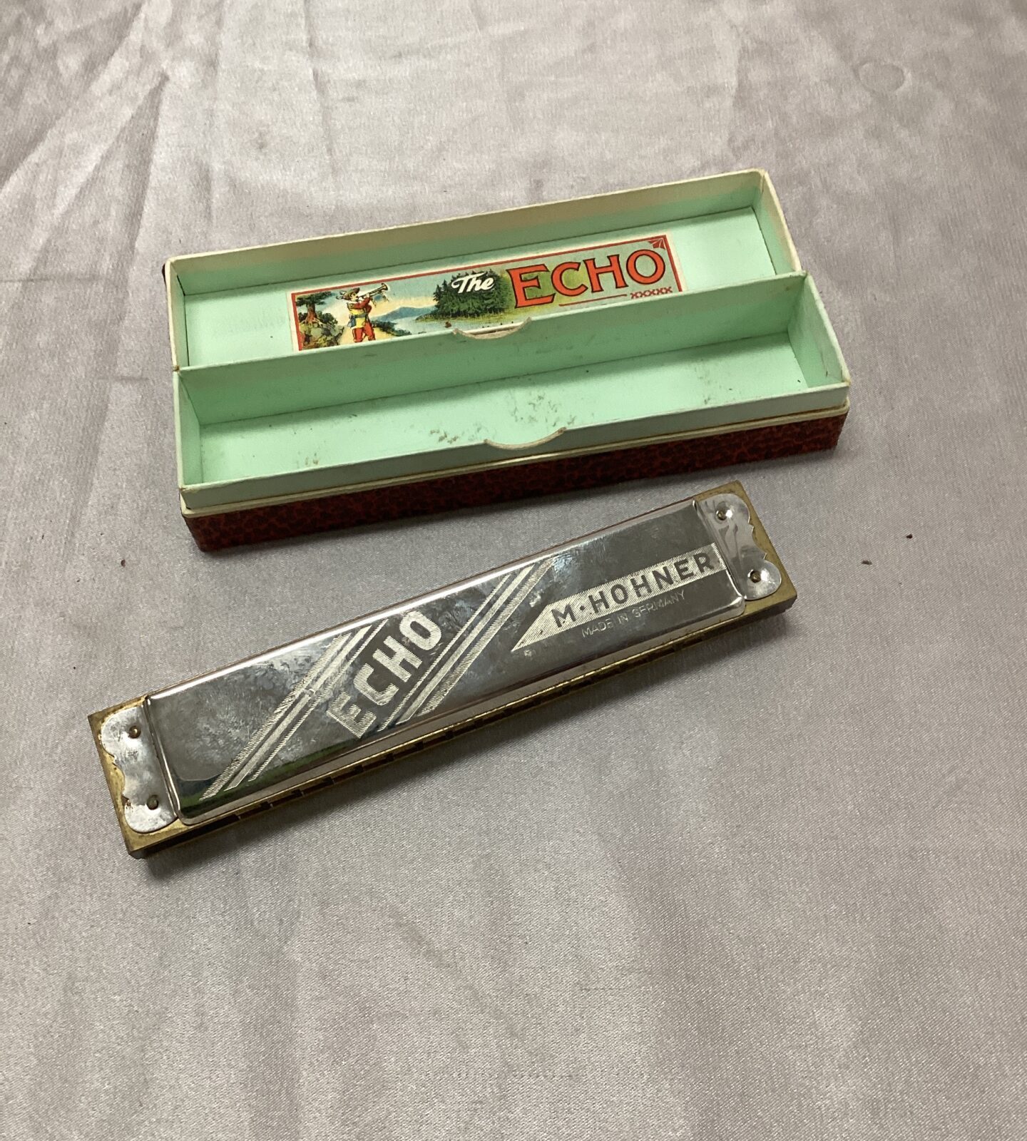 A vintage the echo M. Hohner harmonica – Badgers Auctions