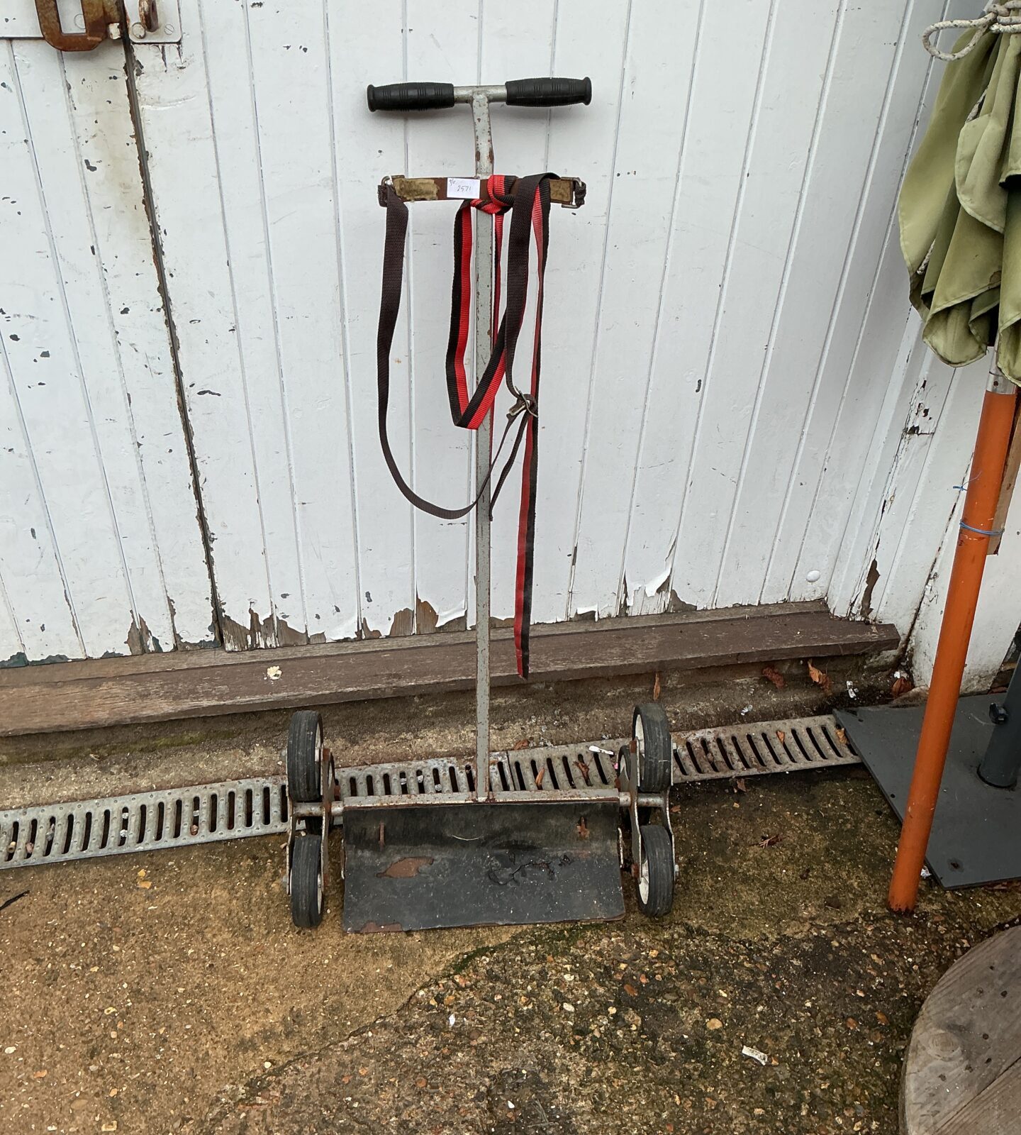 Irish Harp Trolley – Badgers Auctions