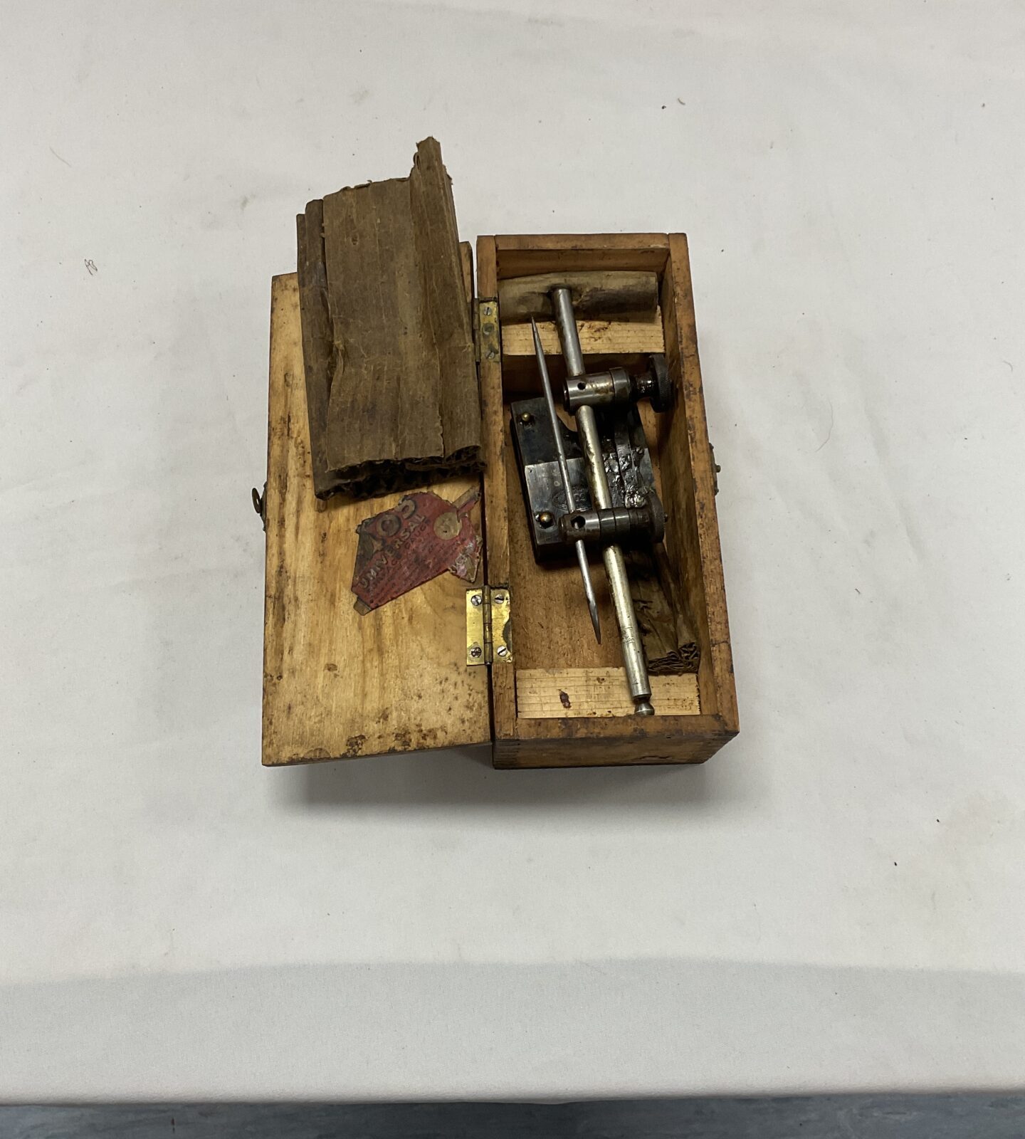 Vintage Moore & wright universal surface gauge – Badgers Auctions