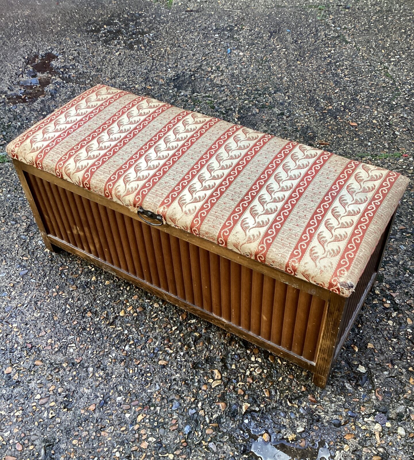 Vintage Ottoman – Badgers Auctions