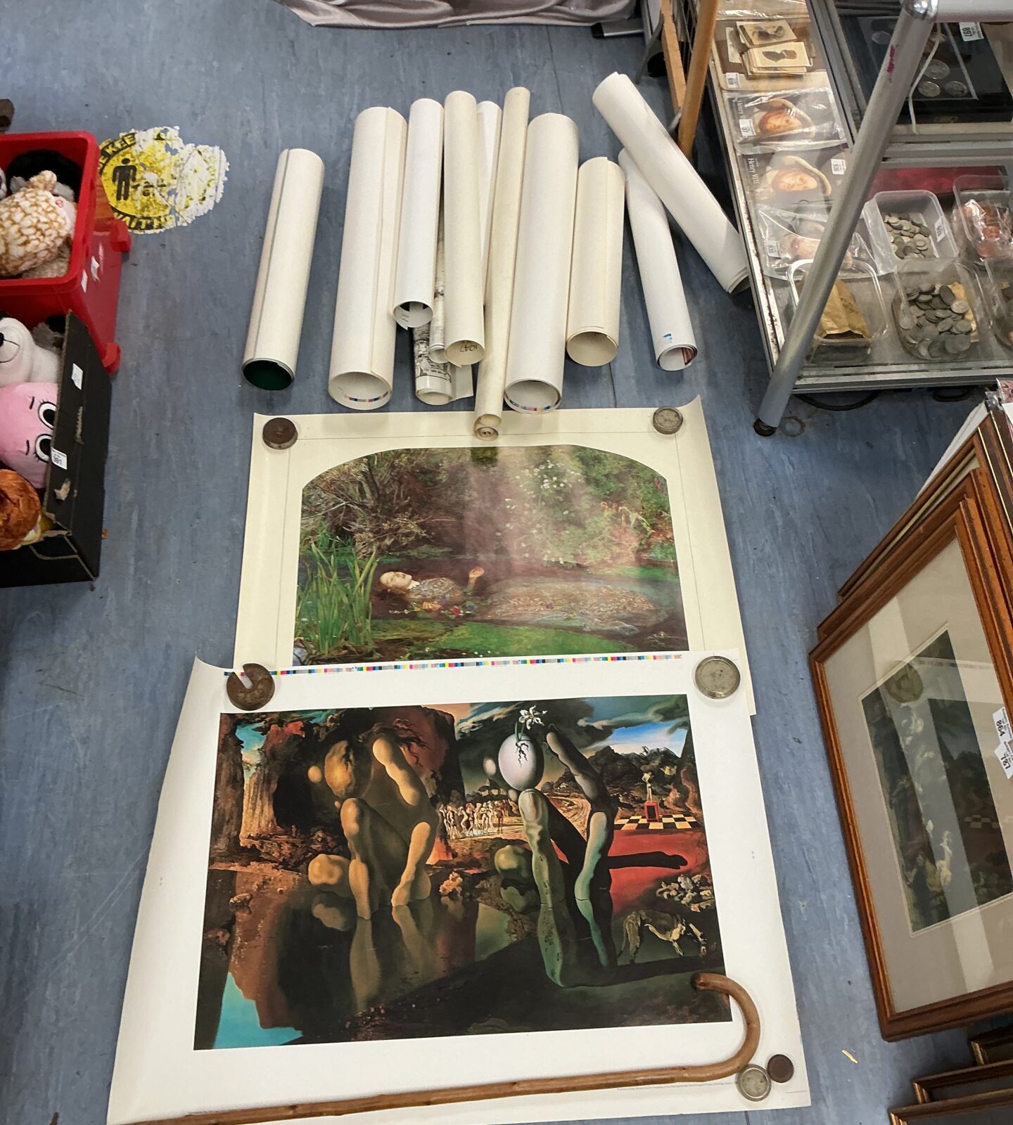 Box Mixed Art Posters inc salvador dali ect – Badgers Auctions