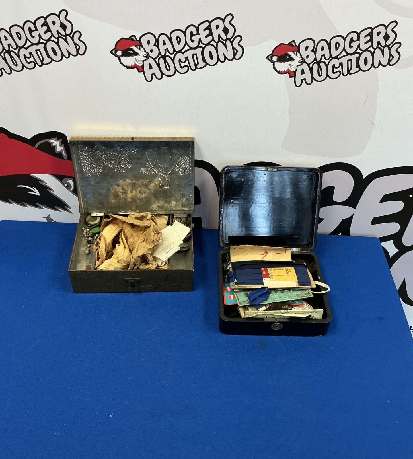 Two vintage sewing boxes with contents – Badgers Auctions