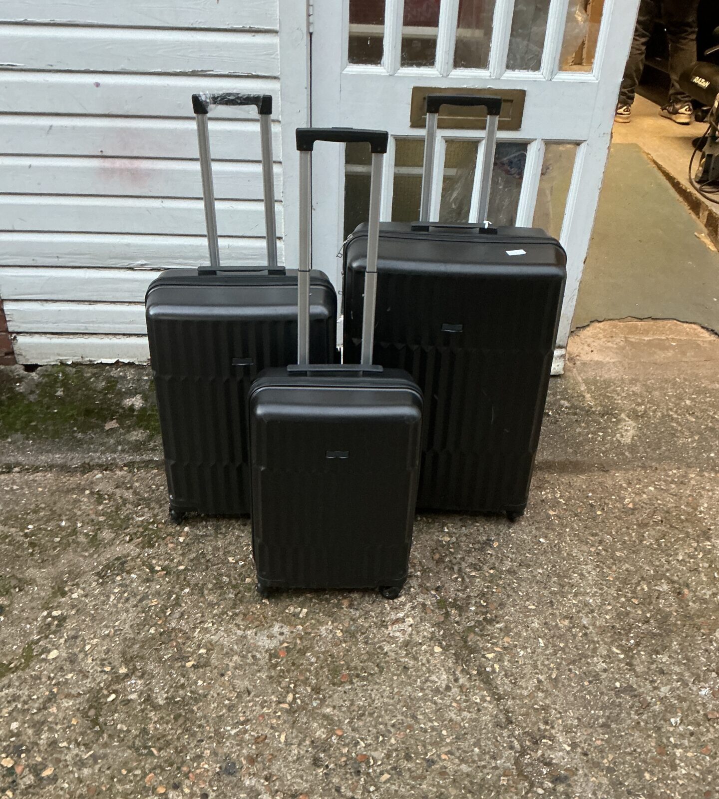 Three Matching suitcases – Badgers Auctions