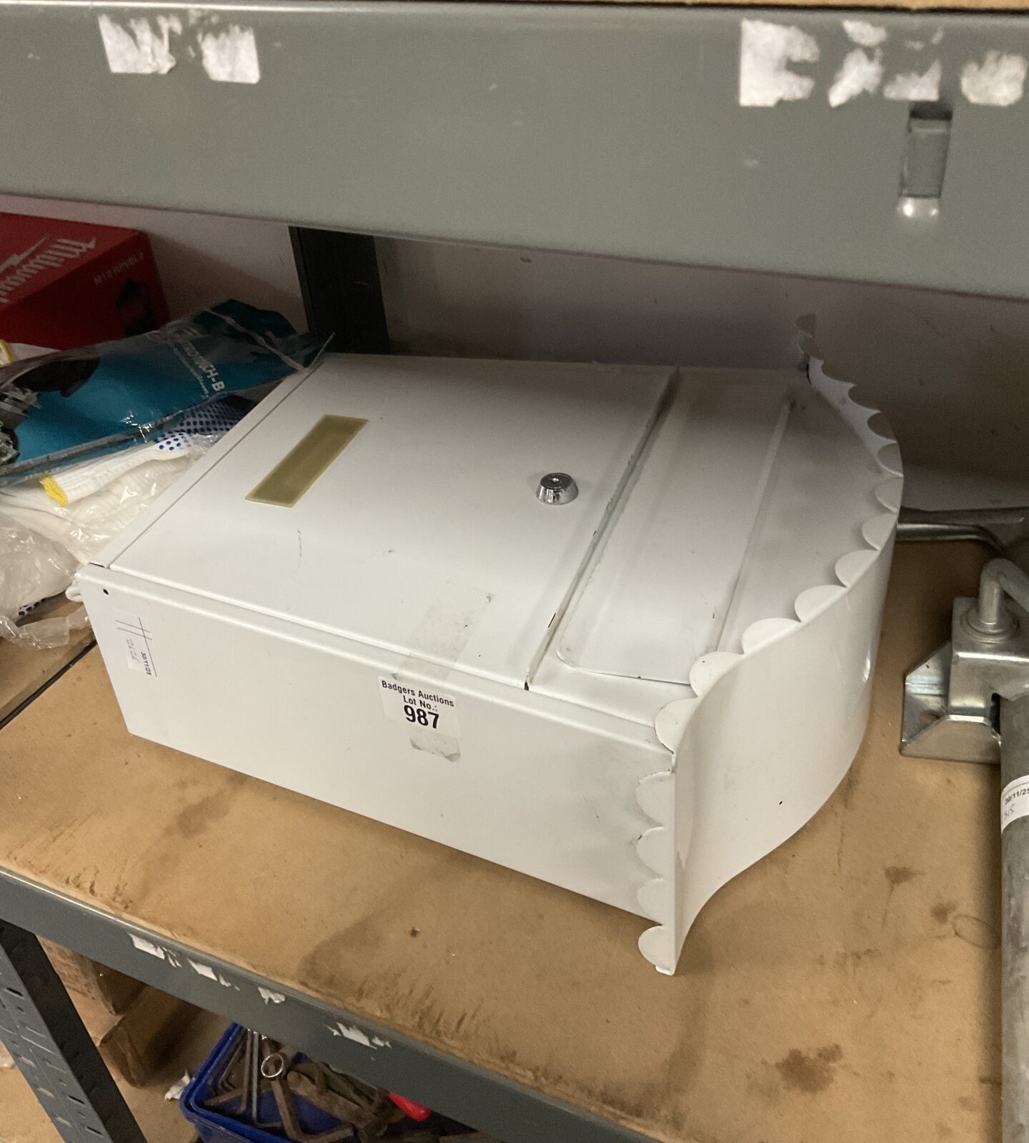 White metal letter box (key taped inside door) – Badgers Auctions