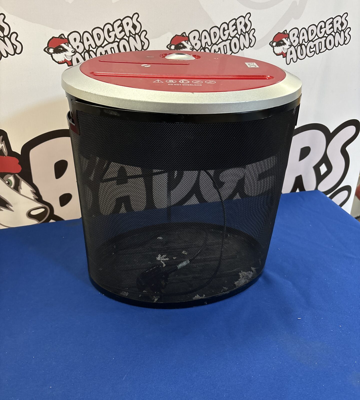 WHSmith Paper Shredder – Badgers Auctions