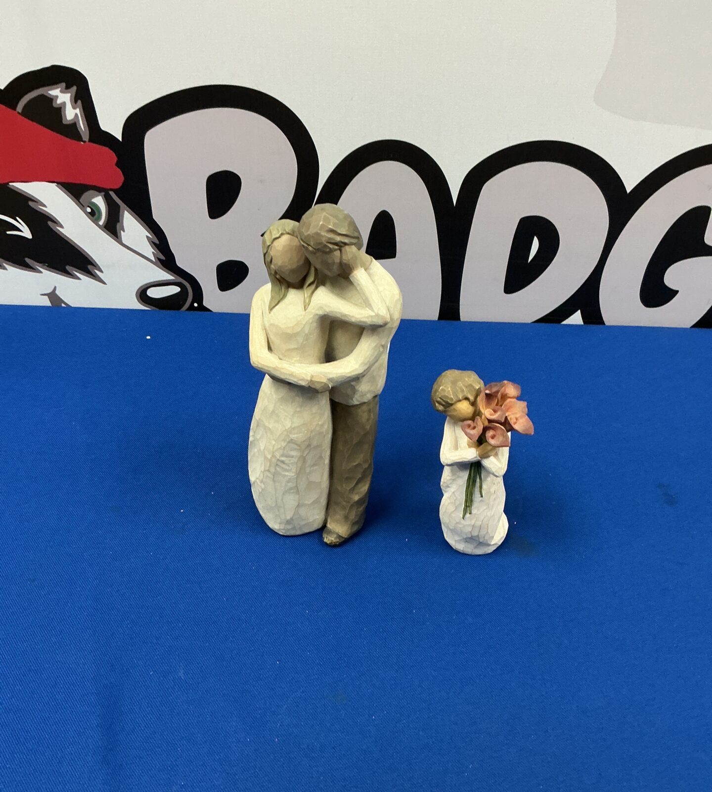Two Willow Tree Figurines – Badgers Auctions