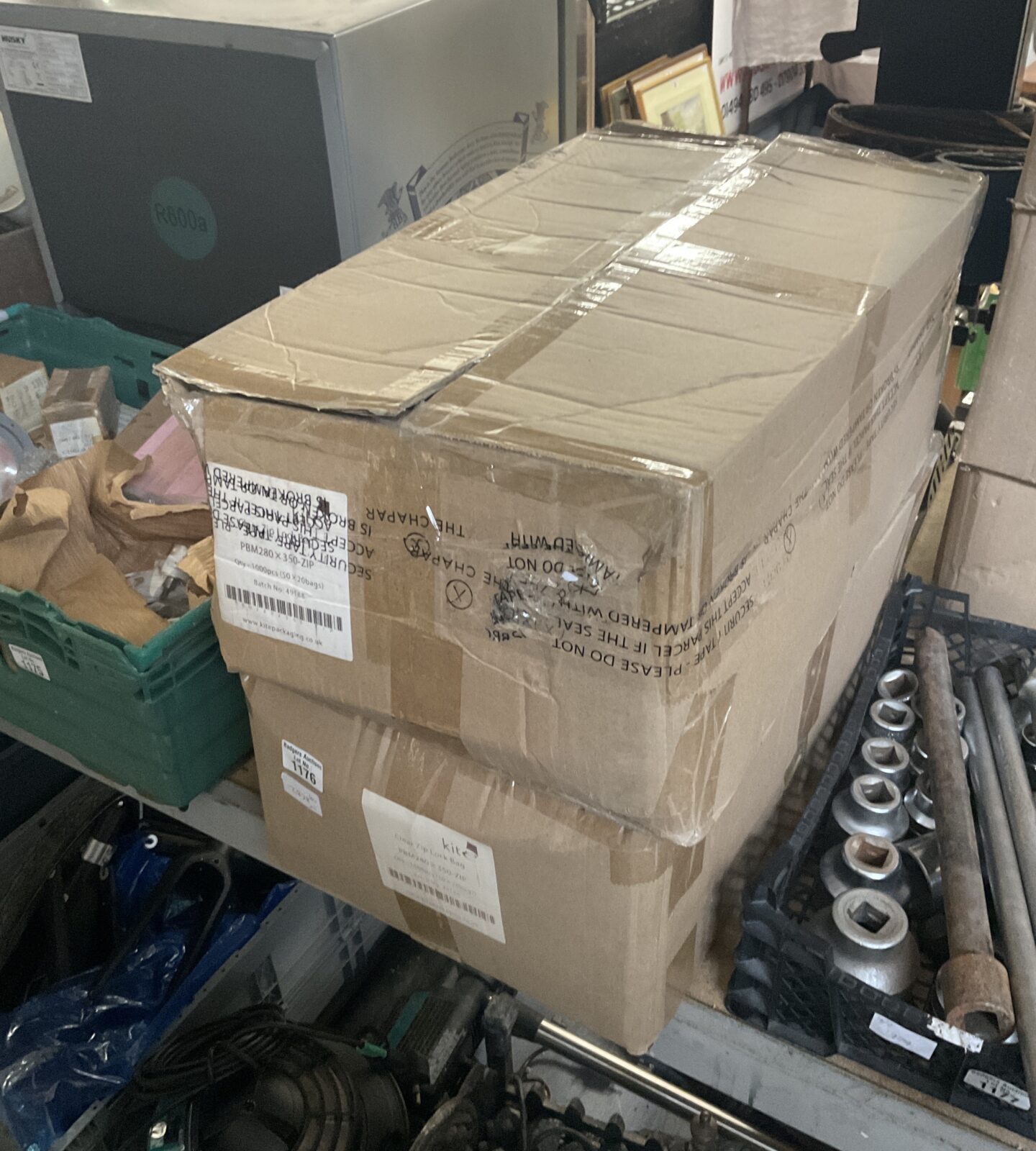 Two boxes of kite zip lock bags – Badgers Auctions
