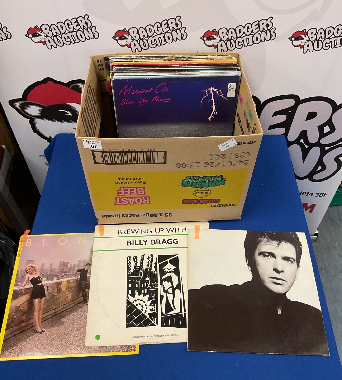 A collection of 80s – Badgers Auctions