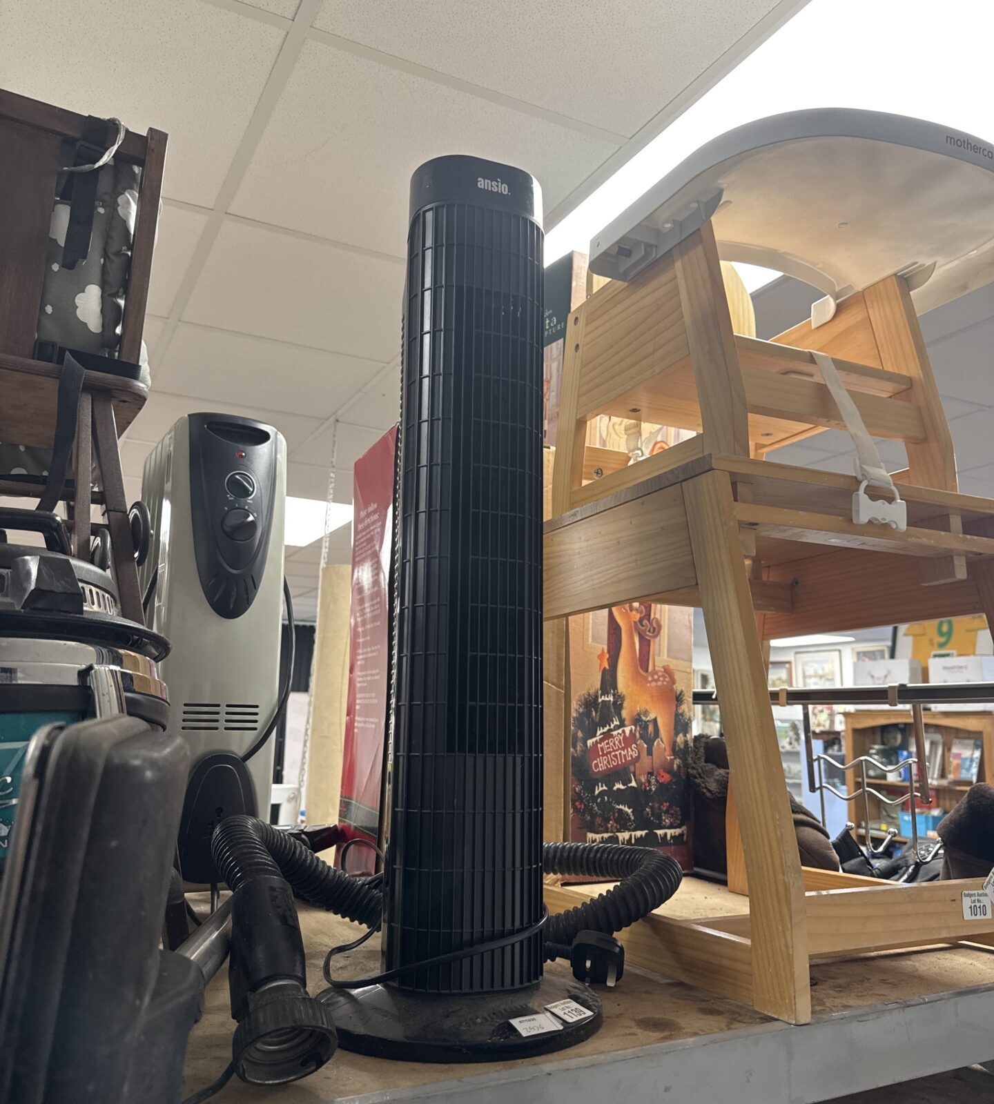 Ansio oscillating tower fan – Badgers Auctions